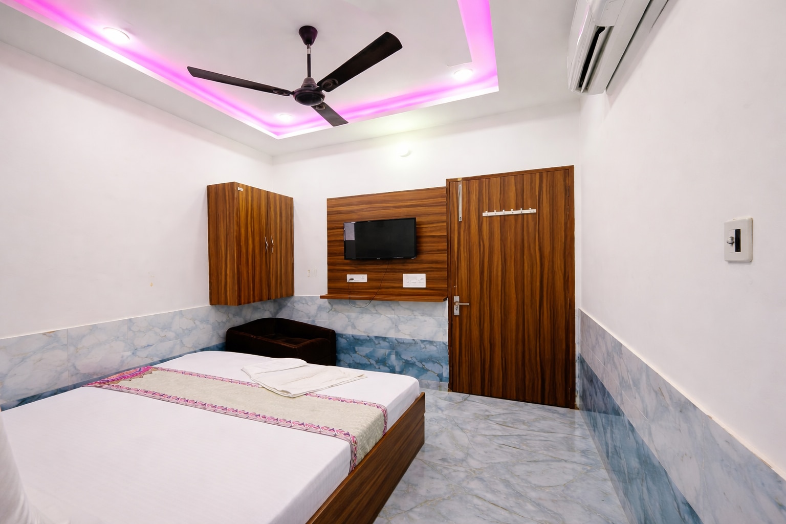 Shri Girraj Dham Vrindavan Hotel Vrindavan - Reviews, Photos & Offer