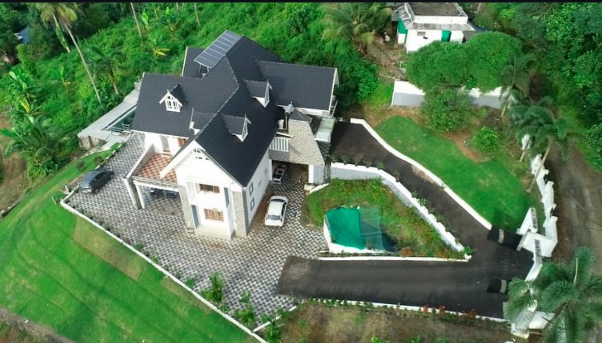 HILLOCK COUNTY MANSION 𝗕𝗢𝗢𝗞 Muvattupuzha Homestay
