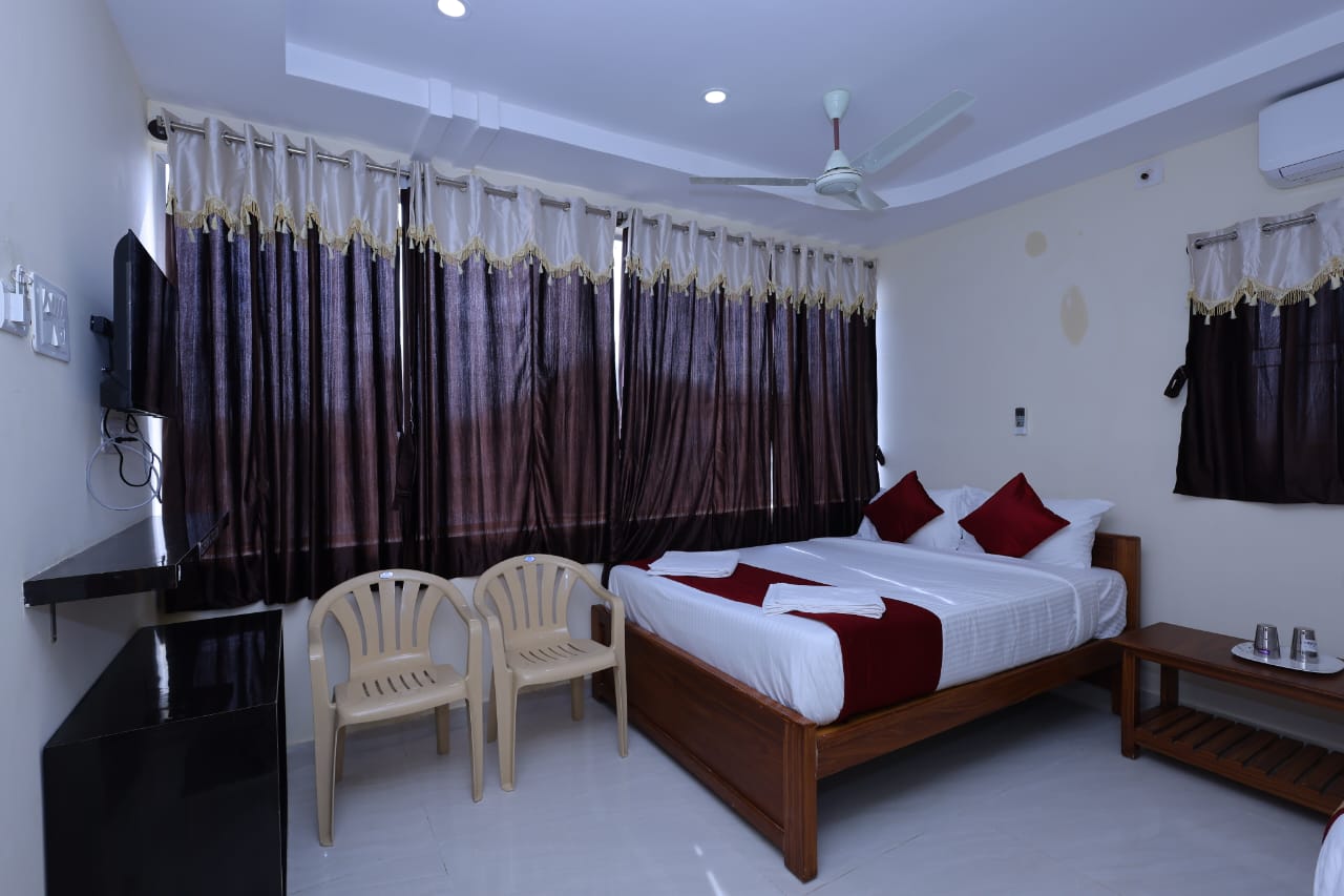 TEMPLE VIEW RESIDENCY 𝗕𝗢𝗢𝗞 Srikalahasti Hotel