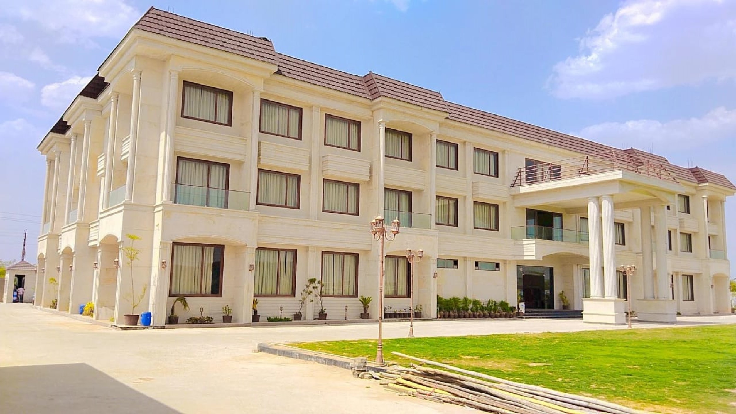 The Imperial Prime Inn 𝗕𝗢𝗢𝗞 Bhilwara Hotel