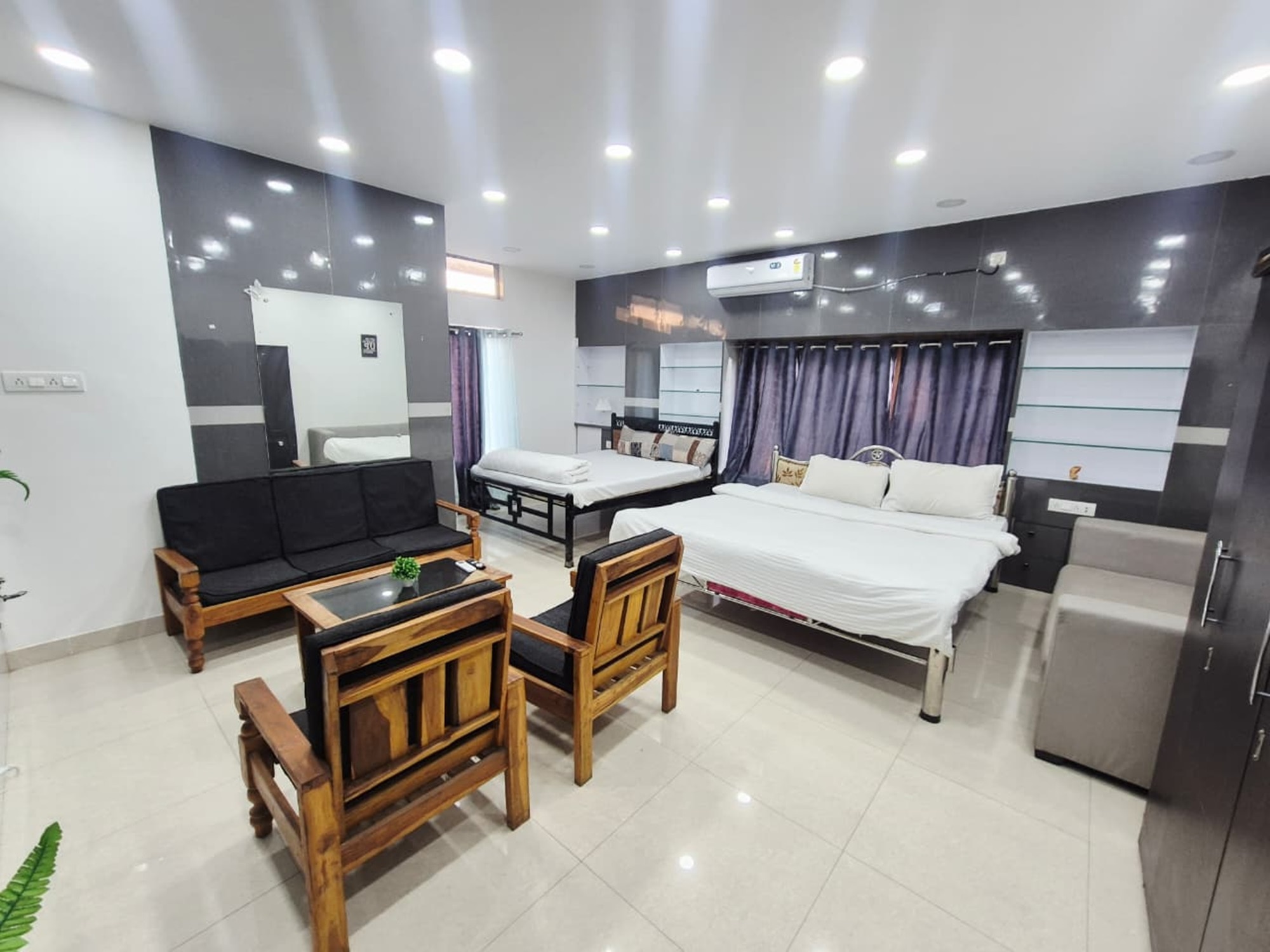 K.D Homes | 5Min from GNRC and Downtown Hospital 𝗕𝗢𝗢𝗞 Guwahati Homestay