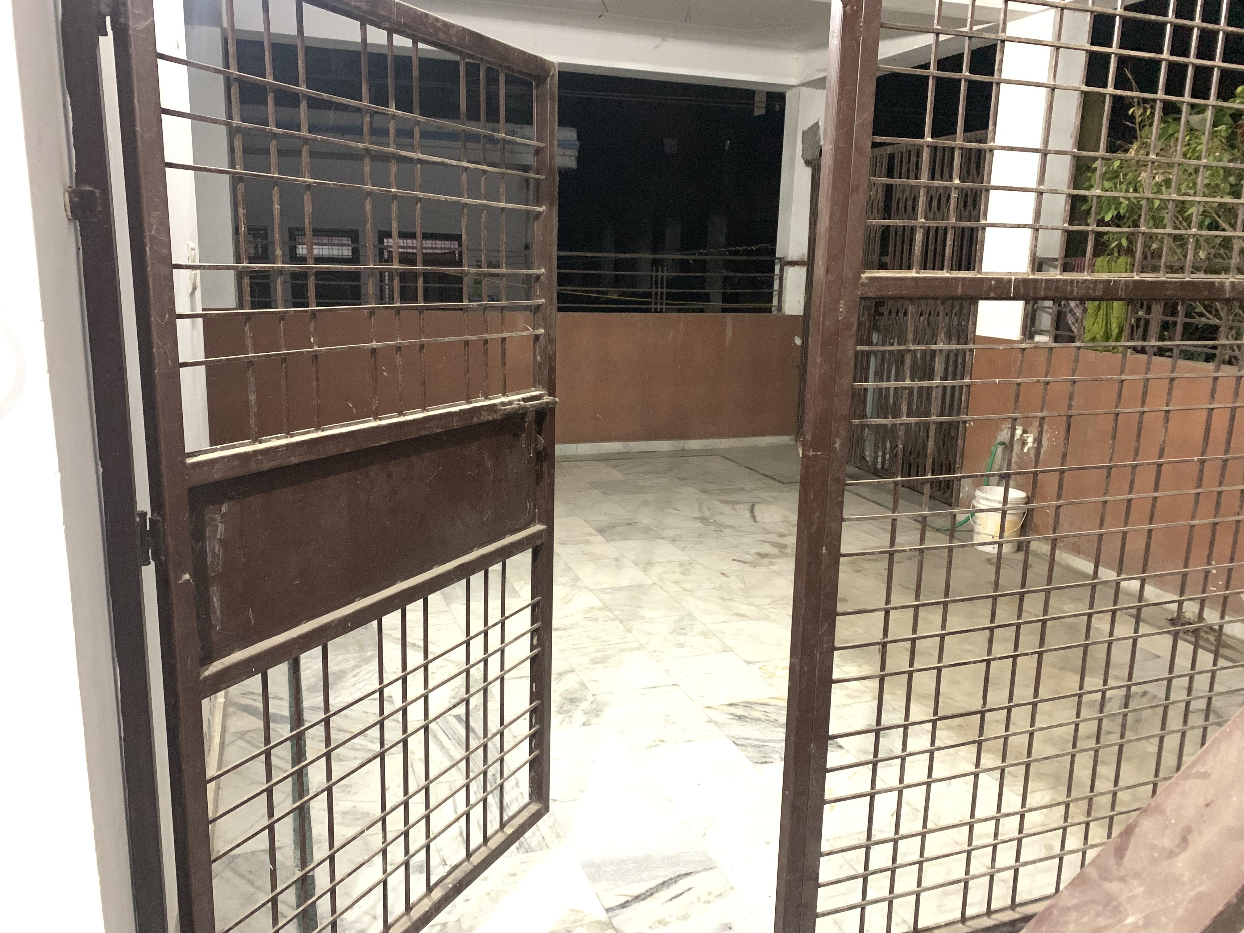 Entire Home Near Arail Ghat 𝗕𝗢𝗢𝗞 Prayagraj Villa