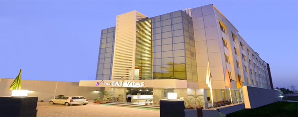 The Taj Vilas 𝗕𝗢𝗢𝗞 Agra Hotel