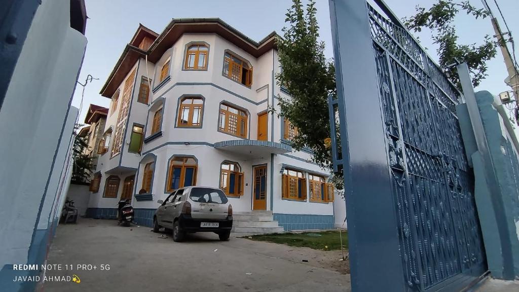Kashmir Vintage Homestay Srinagar - Reviews, Photos & Offer