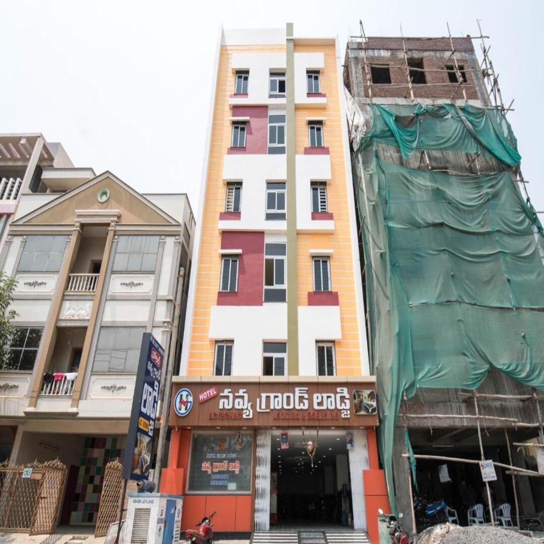 hotel Navya Grand 𝗕𝗢𝗢𝗞 Guntur Hotel