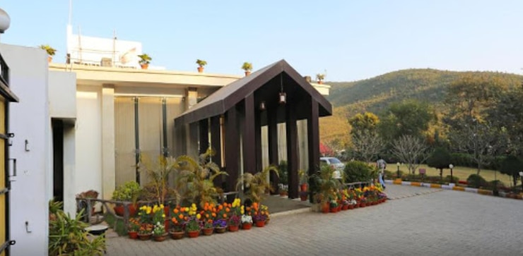 GOLDEN LEAF RESORT, Jamshedpur Start From AED 123 per night - Price ...
