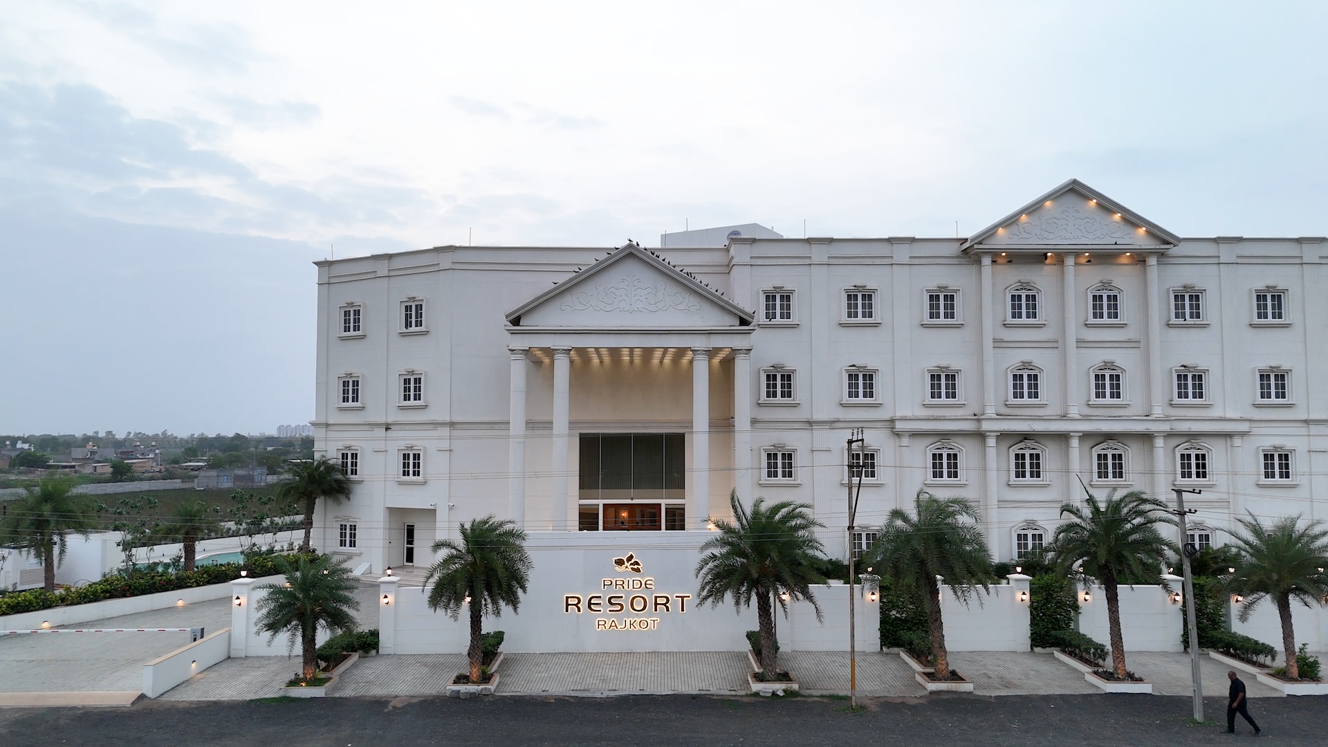 PRIDE RESORT RAJKOT 𝗕𝗢𝗢𝗞 Rajkot Resort