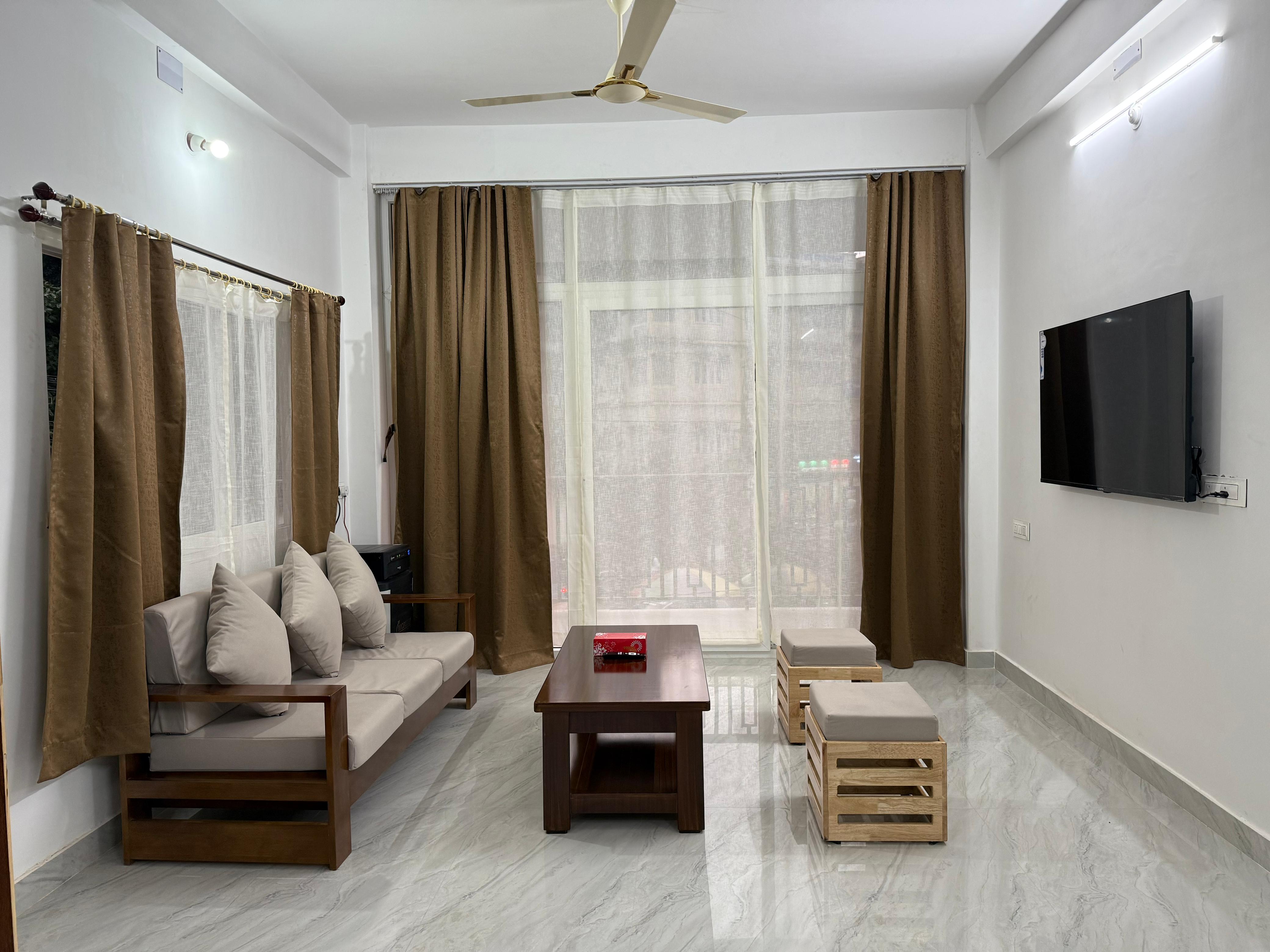 Amenities of Tinhenric's Modern 3BHK Near Bhutan Gate