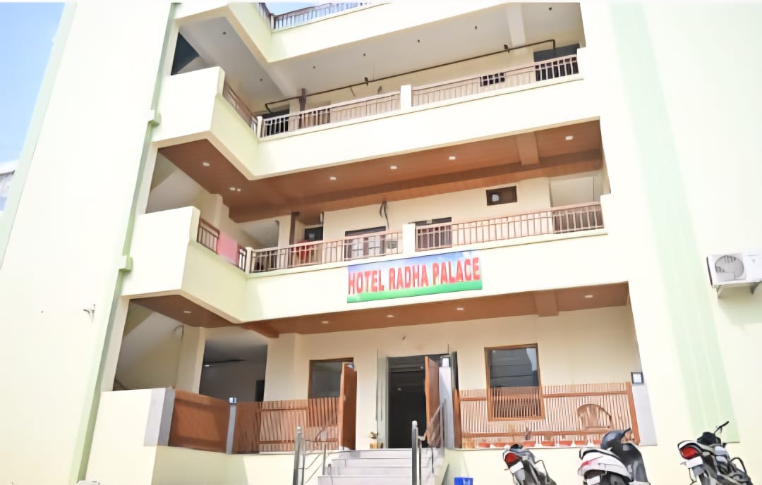 RADHA PALACE 𝗕𝗢𝗢𝗞 Gorakhpur Hotel