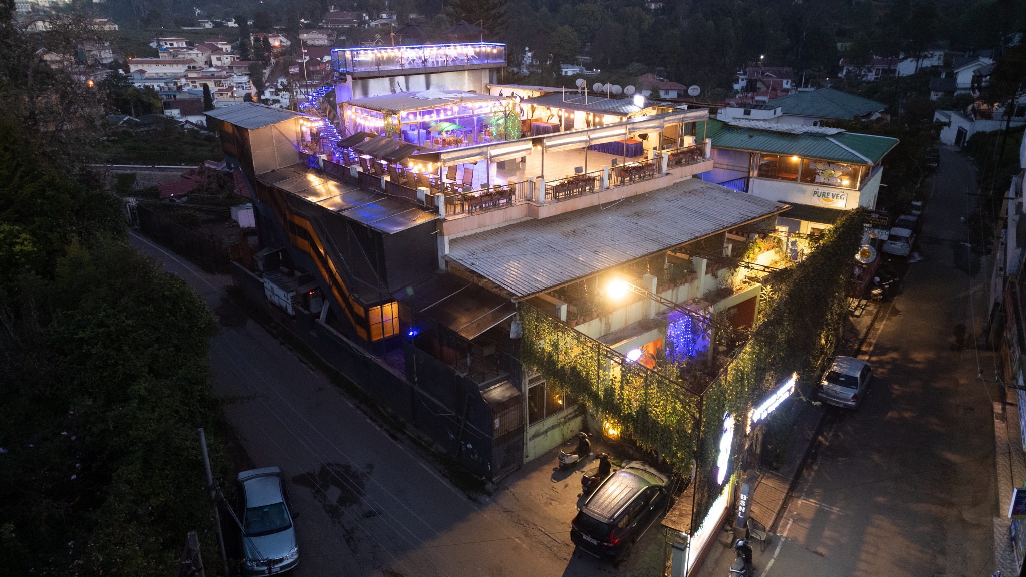 Orchid Square A Boutique Hotel (23 Kms from Ooty) 𝗕𝗢𝗢𝗞 Coonoor Resort