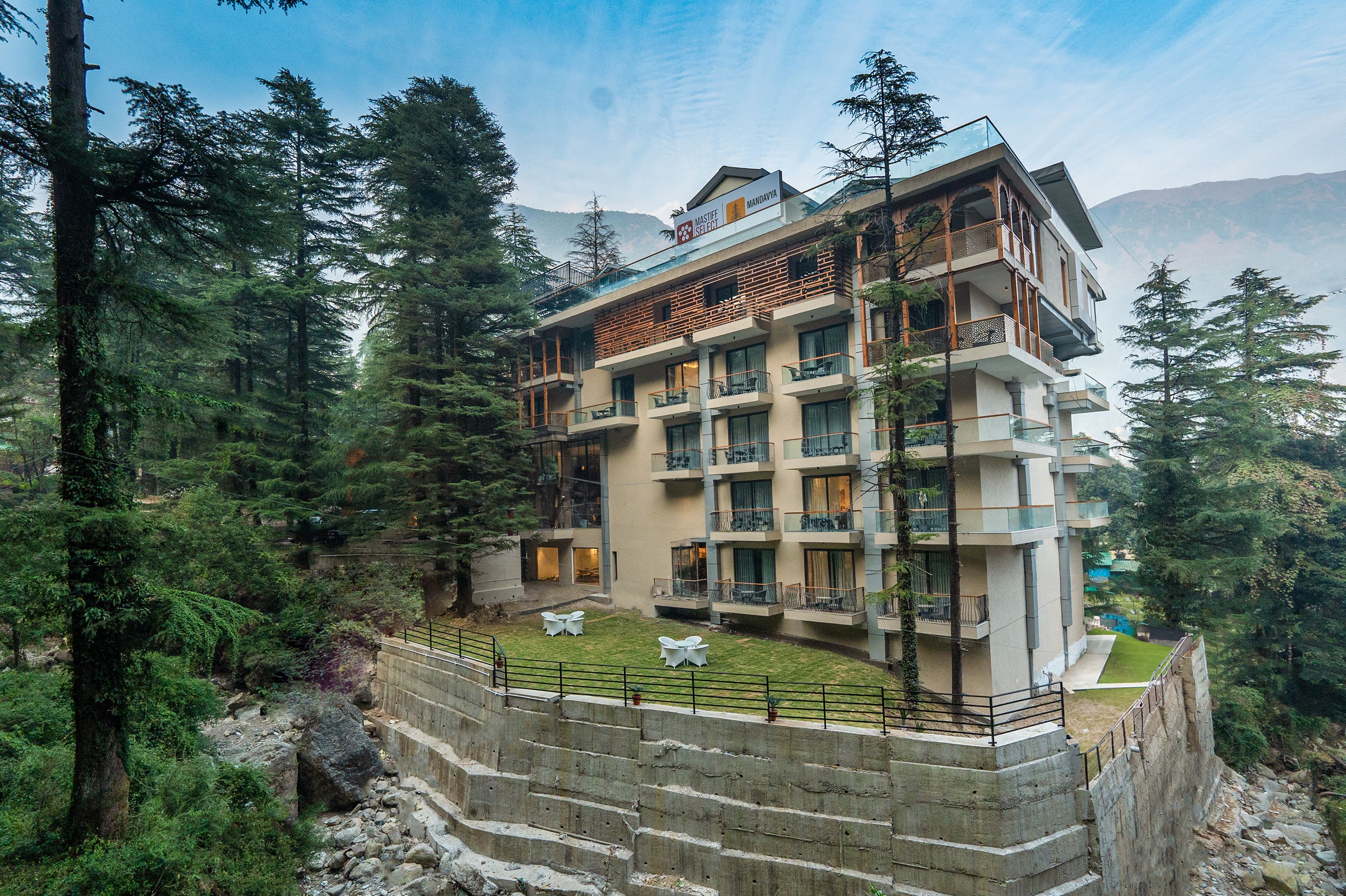 Mastiff Select Mandavya Dharamkot, McLeodganj 𝗕𝗢𝗢𝗞 Dharamshala Hotel