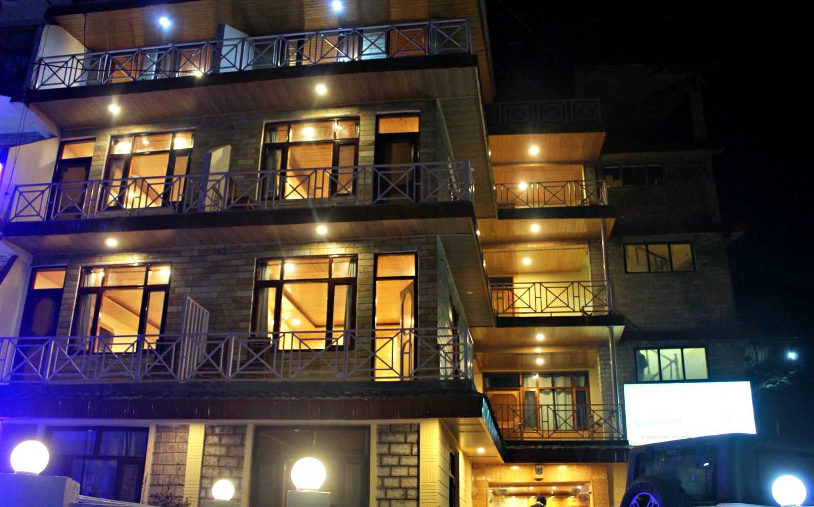 Hotel Snow Gareen Manali - Reviews, Photos & Offer