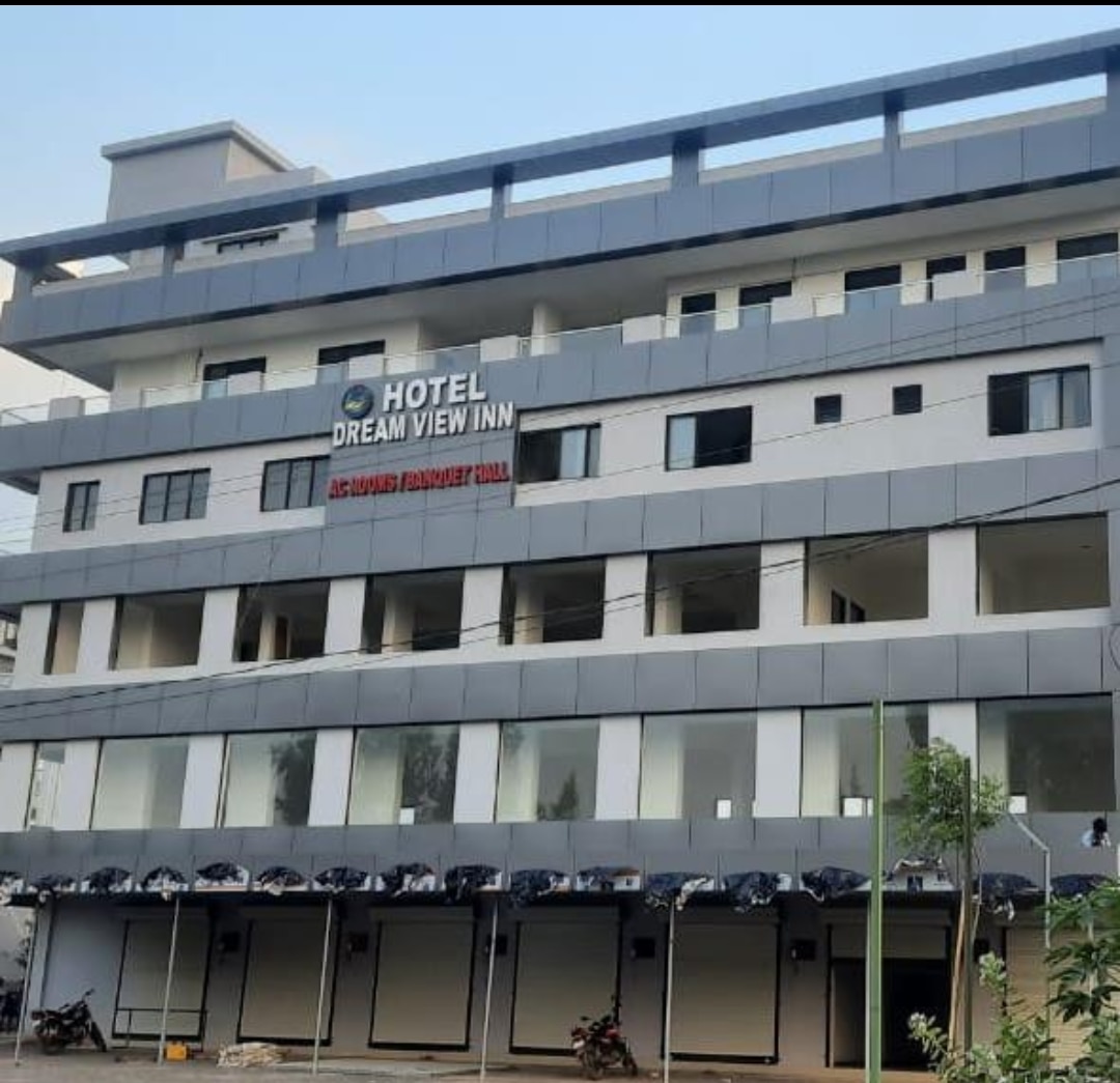 Hotel Dream View Inn 𝗕𝗢𝗢𝗞 Navsari Hotel