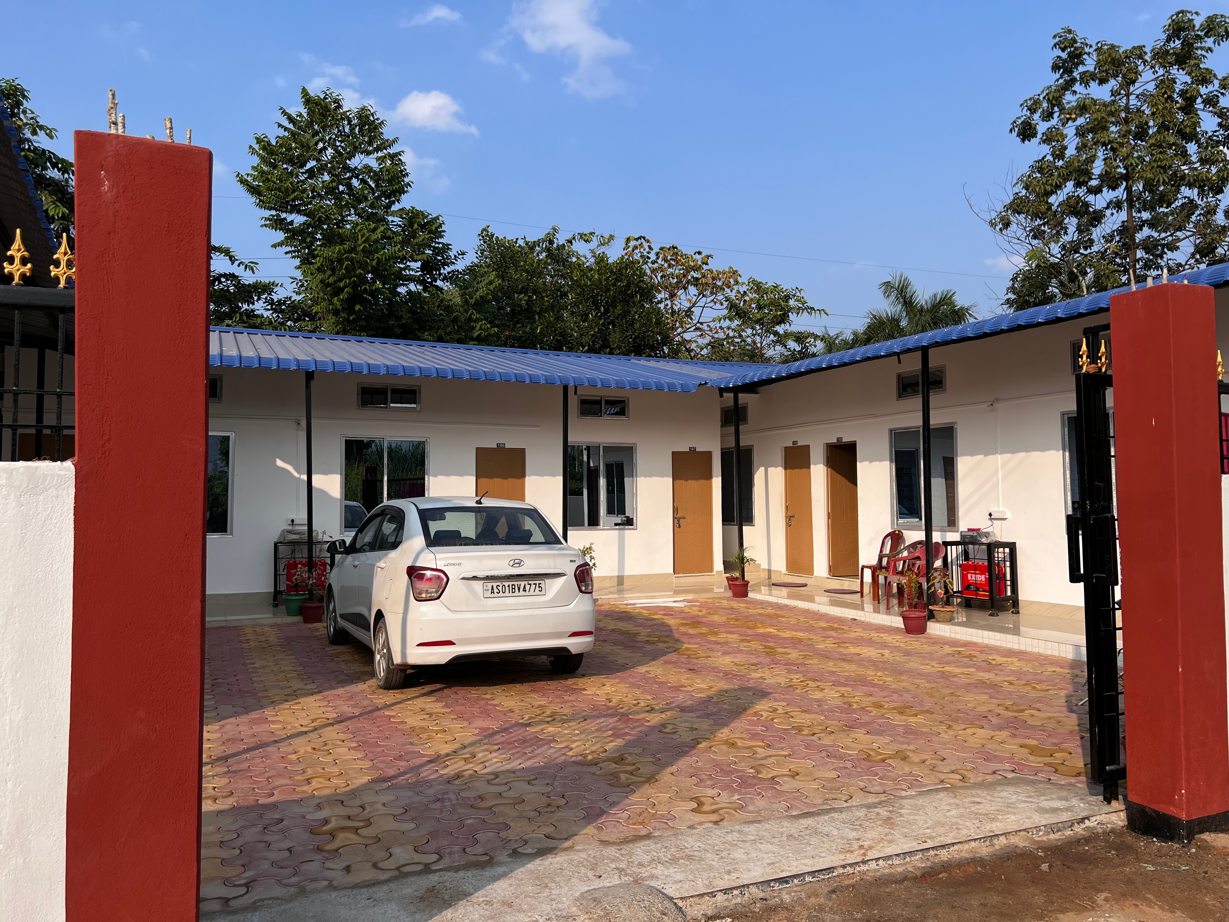 Atithya Lodge 𝗕𝗢𝗢𝗞 Guwahati Hotel