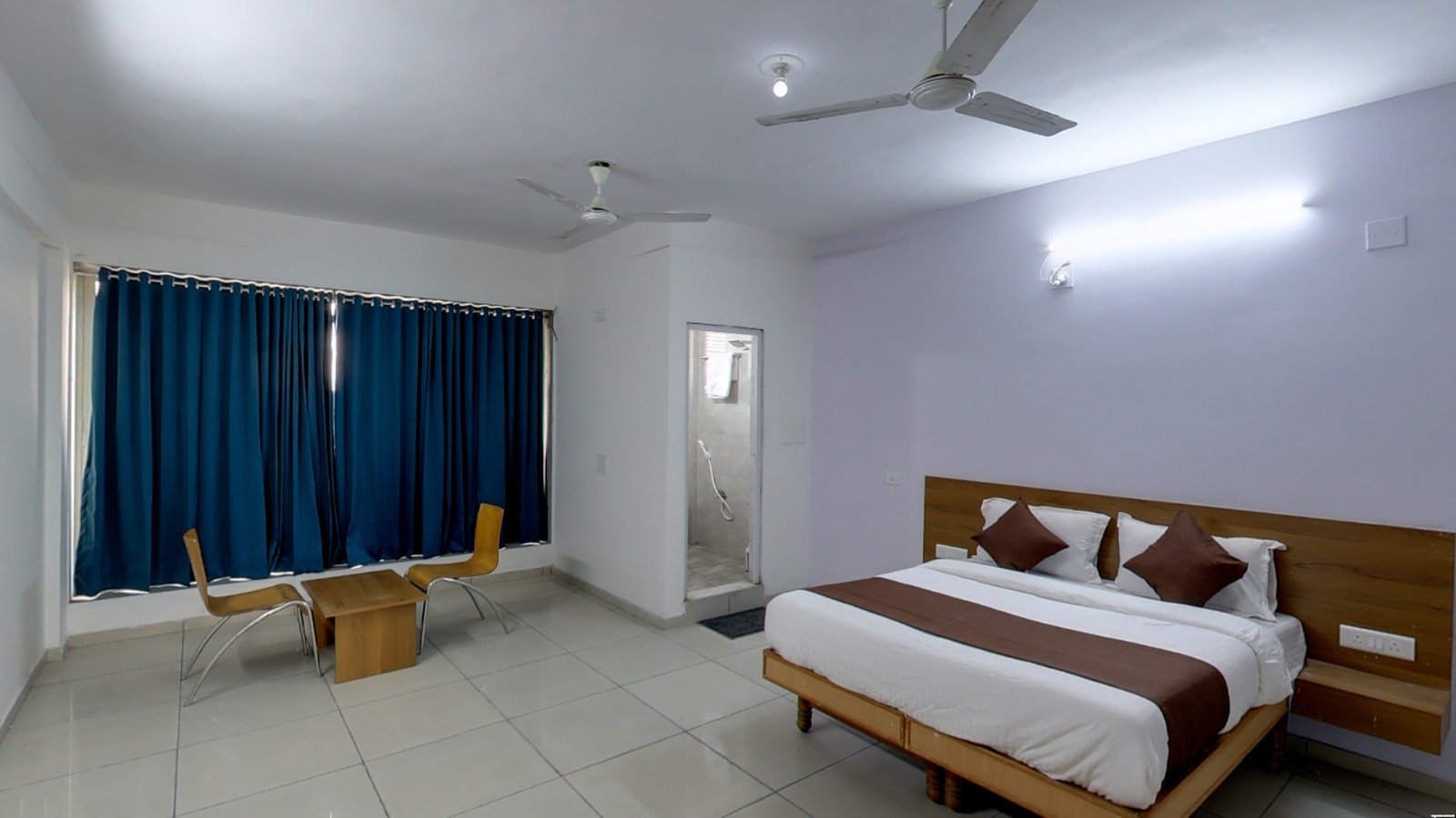 Hotel Ambika 𝗕𝗢𝗢𝗞 Ahmedabad Hotel