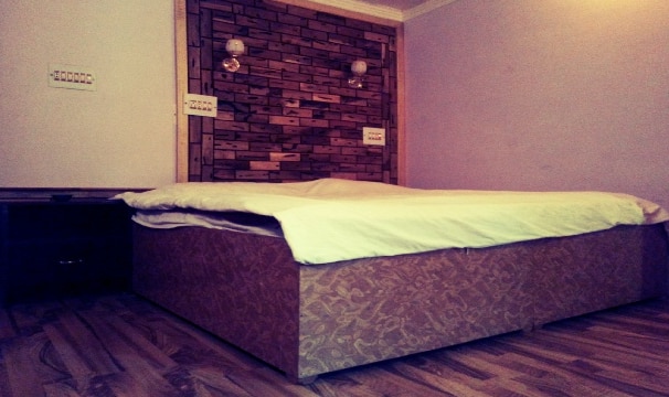 ICE BERG RESORT 𝗕𝗢𝗢𝗞 Pahalgam Resort