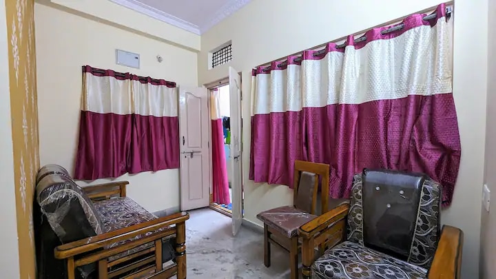 Heart of the City 2BHK with Lift Sanathnagar 𝗕𝗢𝗢𝗞 Hyderabad Homestay
