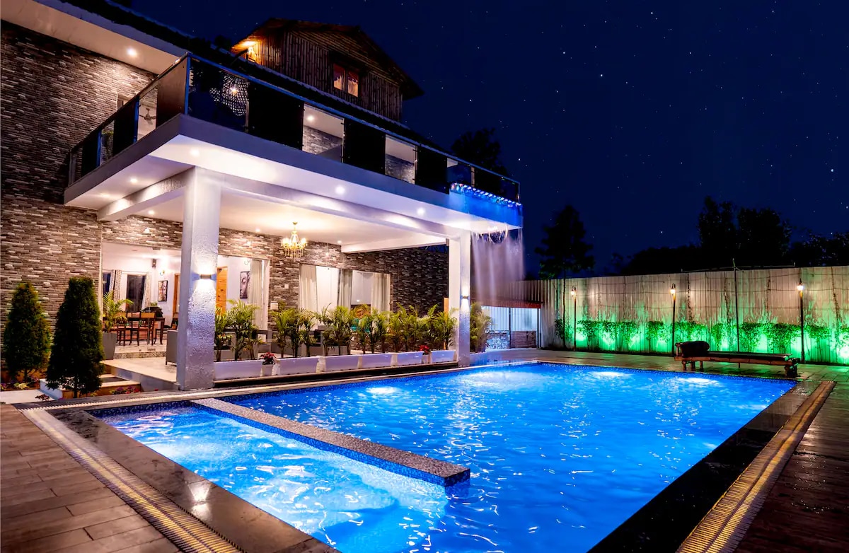 Pinewood Retreat Manesar 𝗕𝗢𝗢𝗞 Manesar Farm House