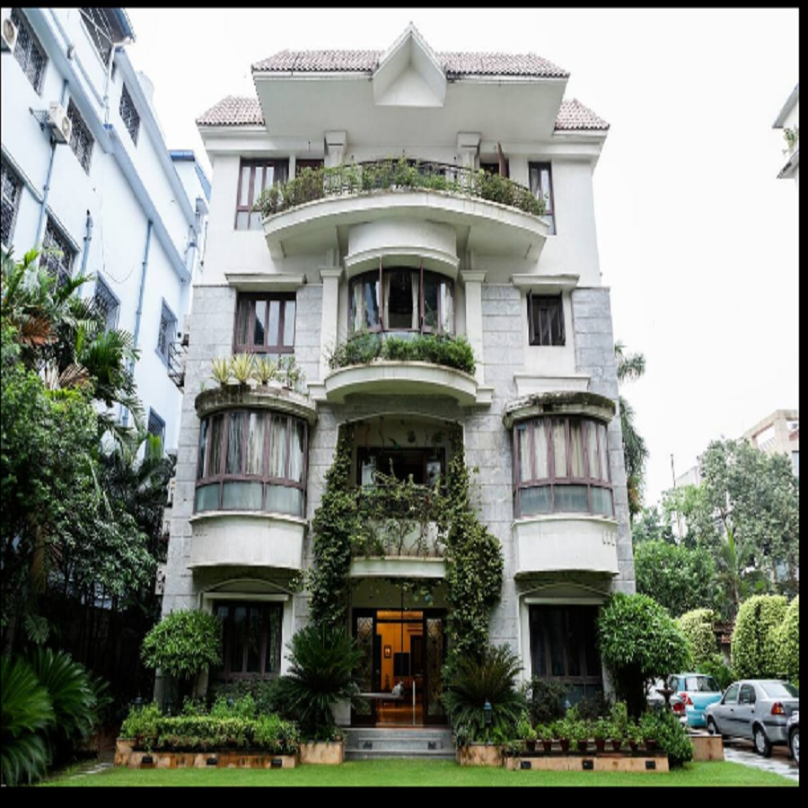 Open plan studio room in city centre 𝗕𝗢𝗢𝗞 Kolkata Homestay