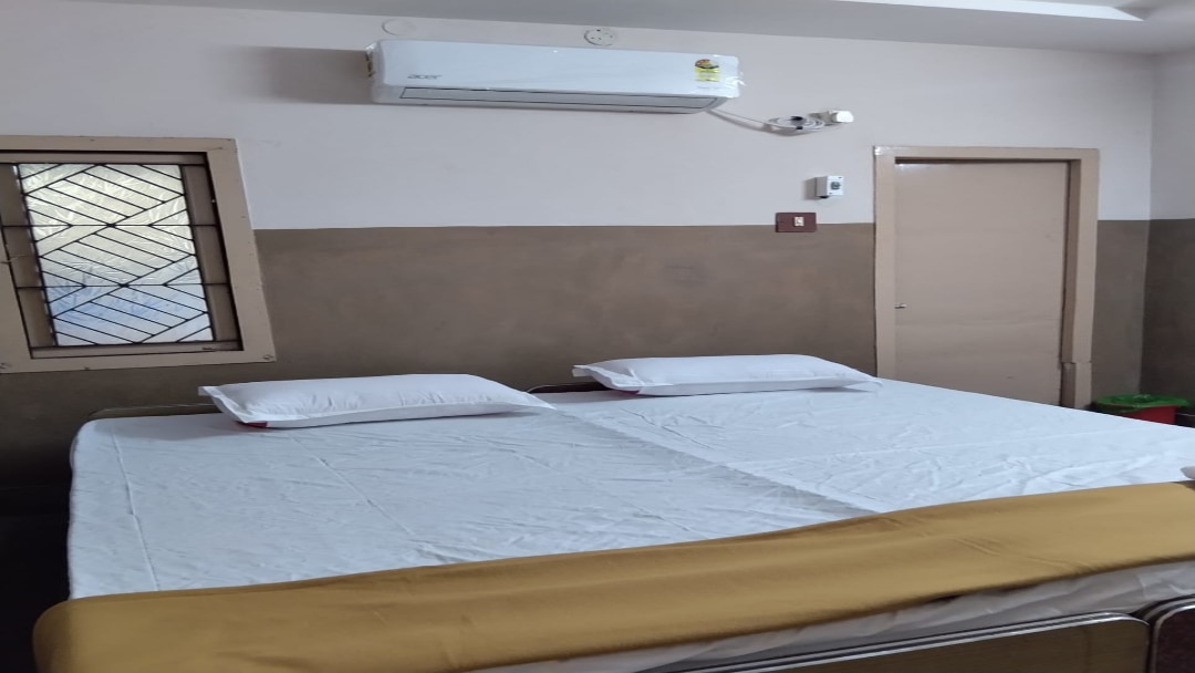 Ratna Grand Hotel 𝗕𝗢𝗢𝗞 Tanuku Hotel