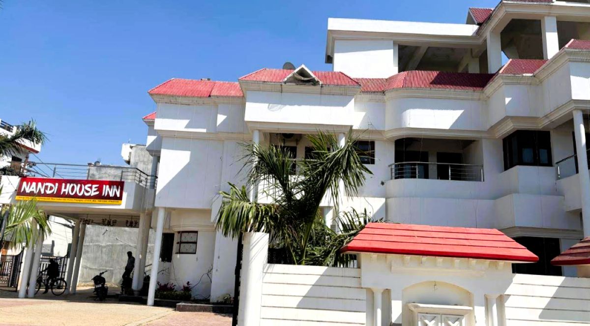 Nandi House Inn - Nature Villa Colony Jhusi 𝗕𝗢𝗢𝗞 Prayagraj Homestay