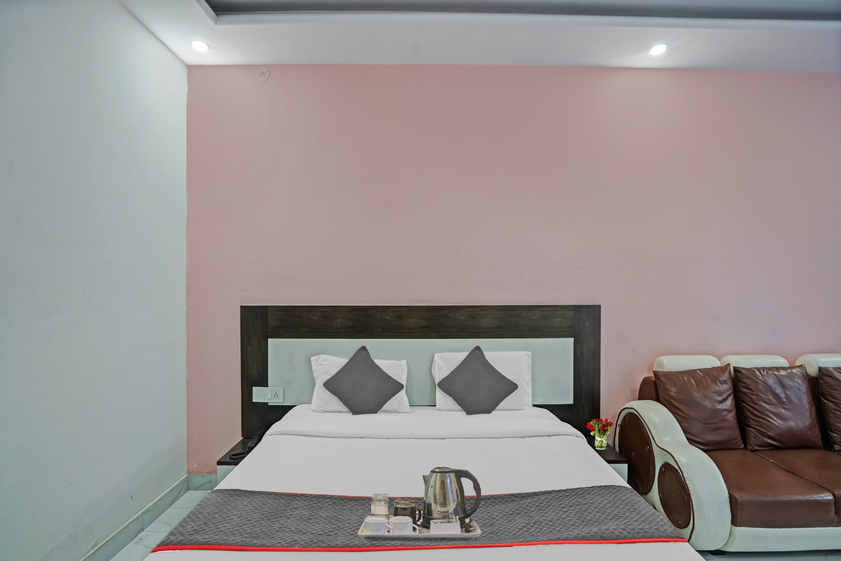 Hotel O Rajvanshi Paradise 𝗕𝗢𝗢𝗞 Manesar Hotel