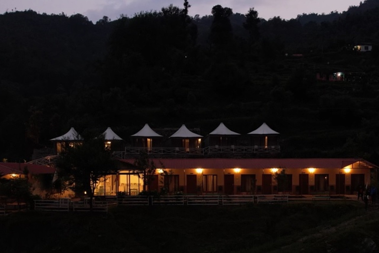 Tailwind Retreats 𝗕𝗢𝗢𝗞 Guptkashi Homestay