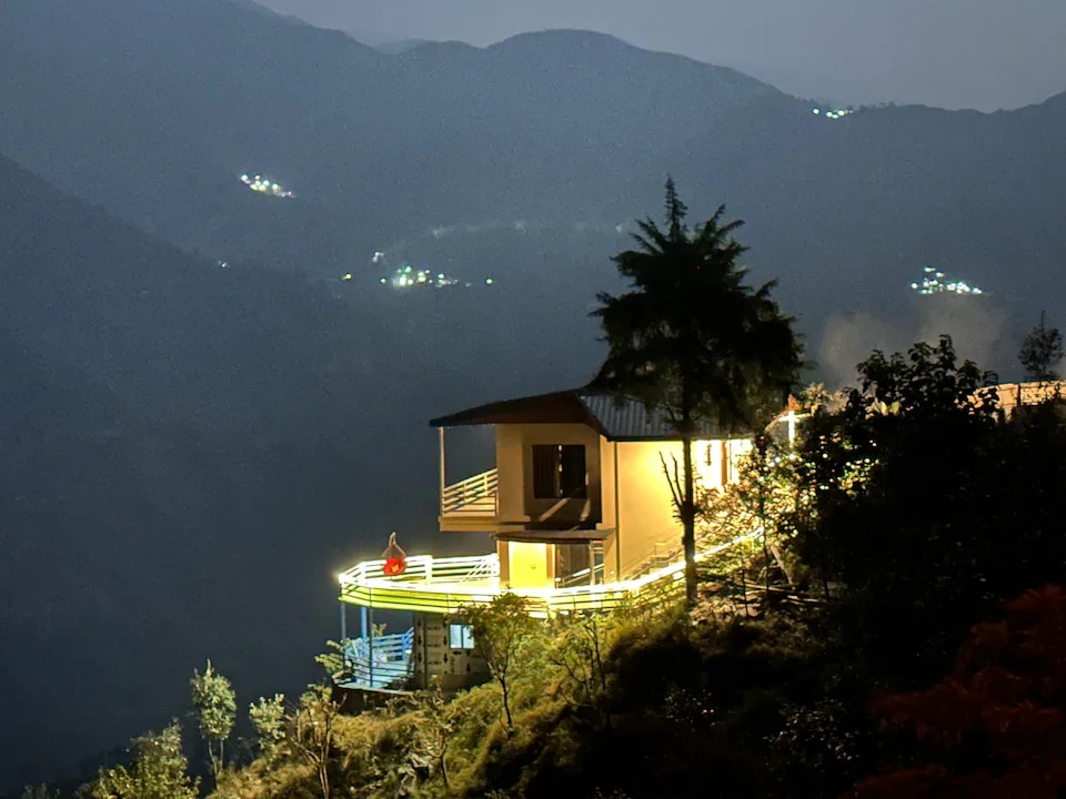 Vishram The Lavish Stay 𝗕𝗢𝗢𝗞 Mussoorie Villa