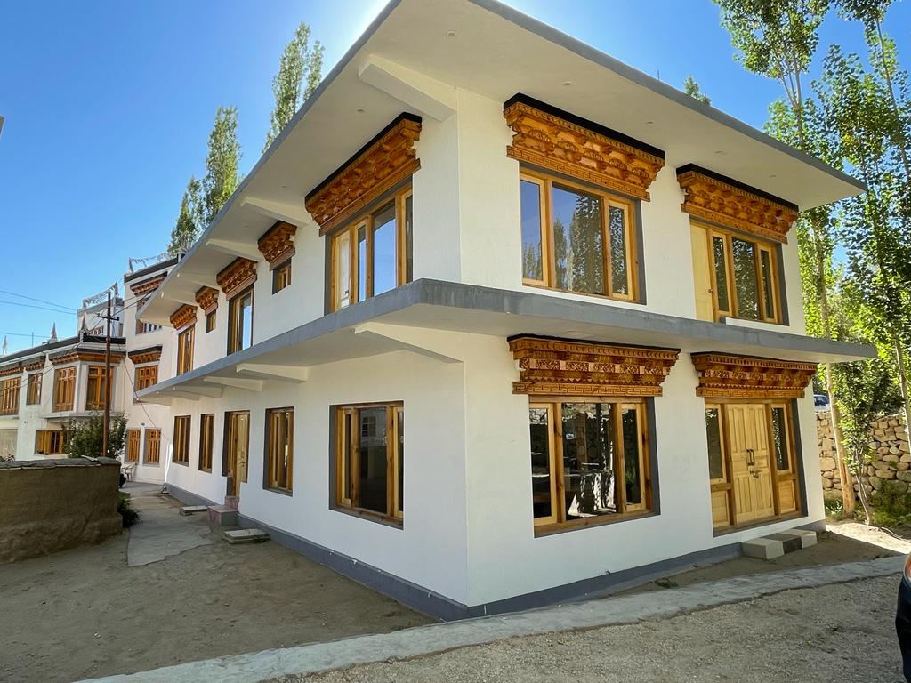 Ompo guest house leh 𝗕𝗢𝗢𝗞 Leh Homestay