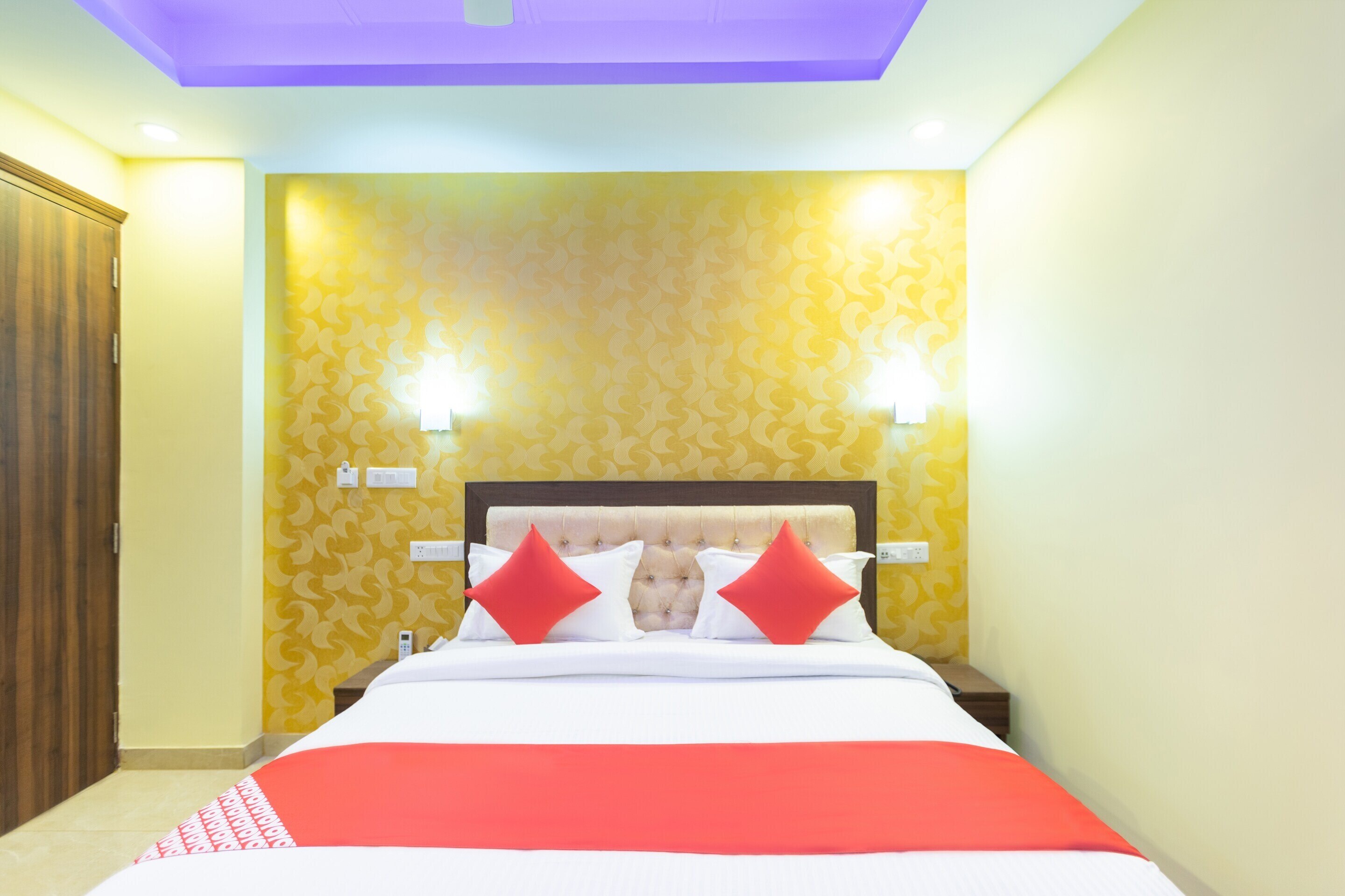 Super Hotel O Red Stone 𝗕𝗢𝗢𝗞 Delhi Hotel