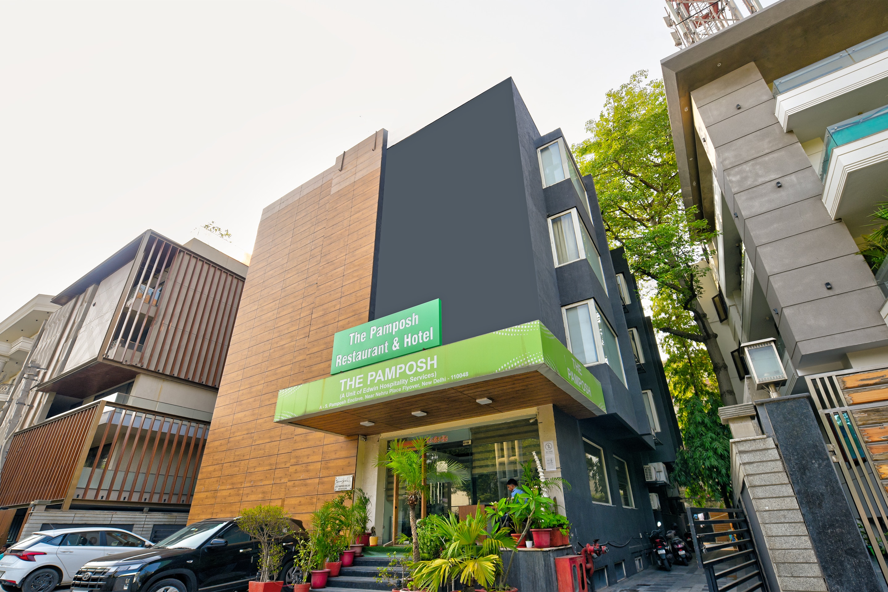The Pamposh - Nehru Place 𝗕𝗢𝗢𝗞 Delhi Hotel