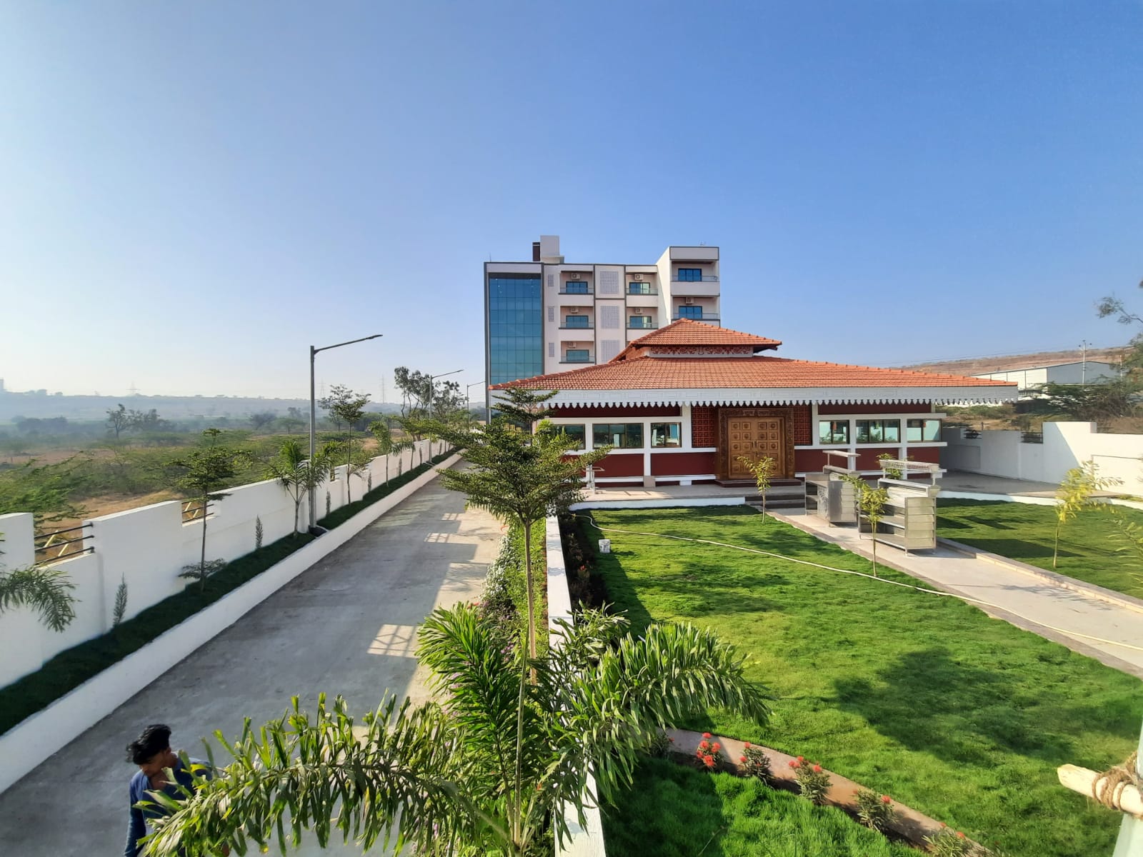 Bhigwan - Suyash Palace And Lodge 𝗕𝗢𝗢𝗞 Daund Hotel