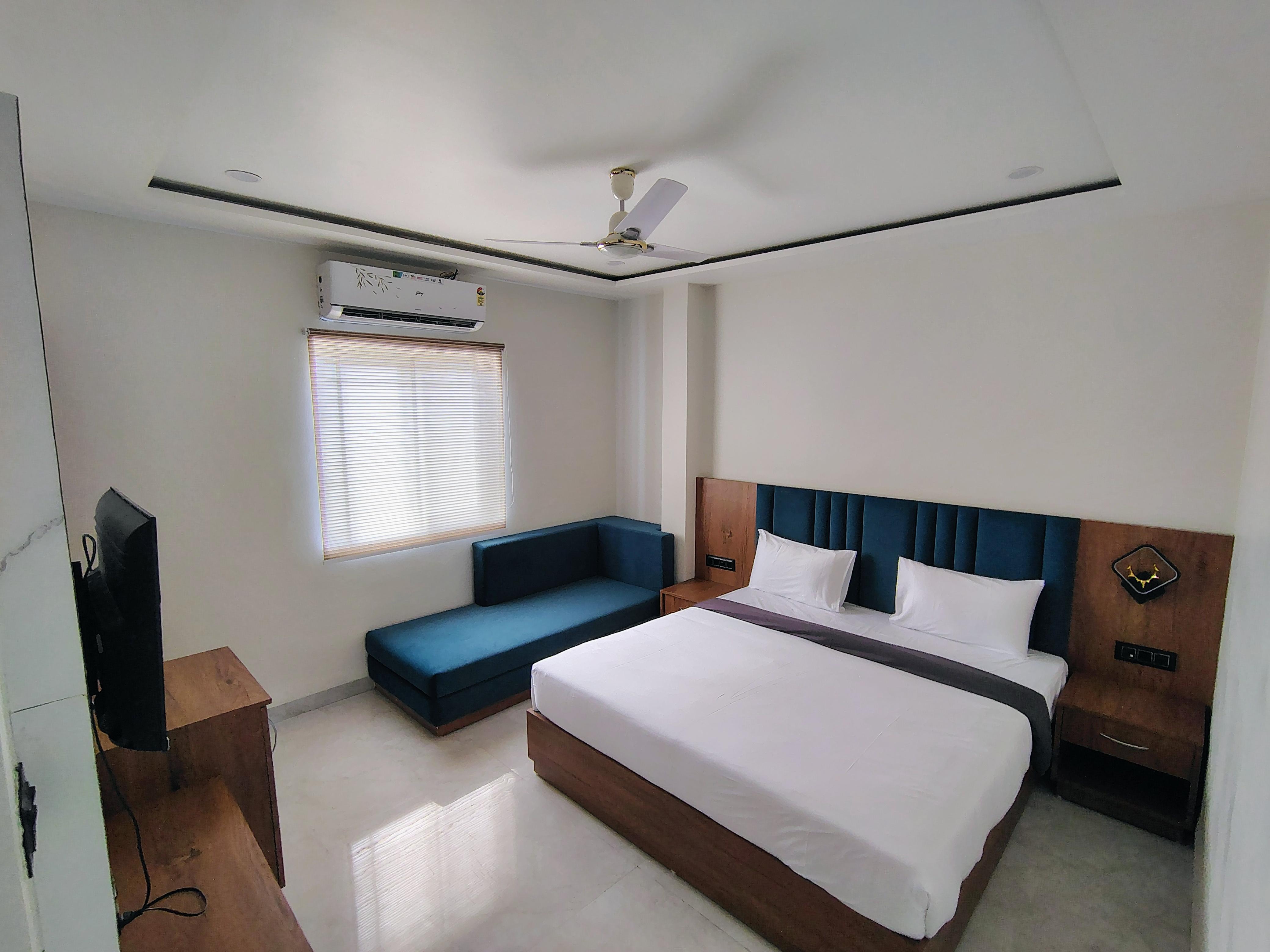 Guru Kripa Hotel 𝗕𝗢𝗢𝗞 Ujjain Hotel