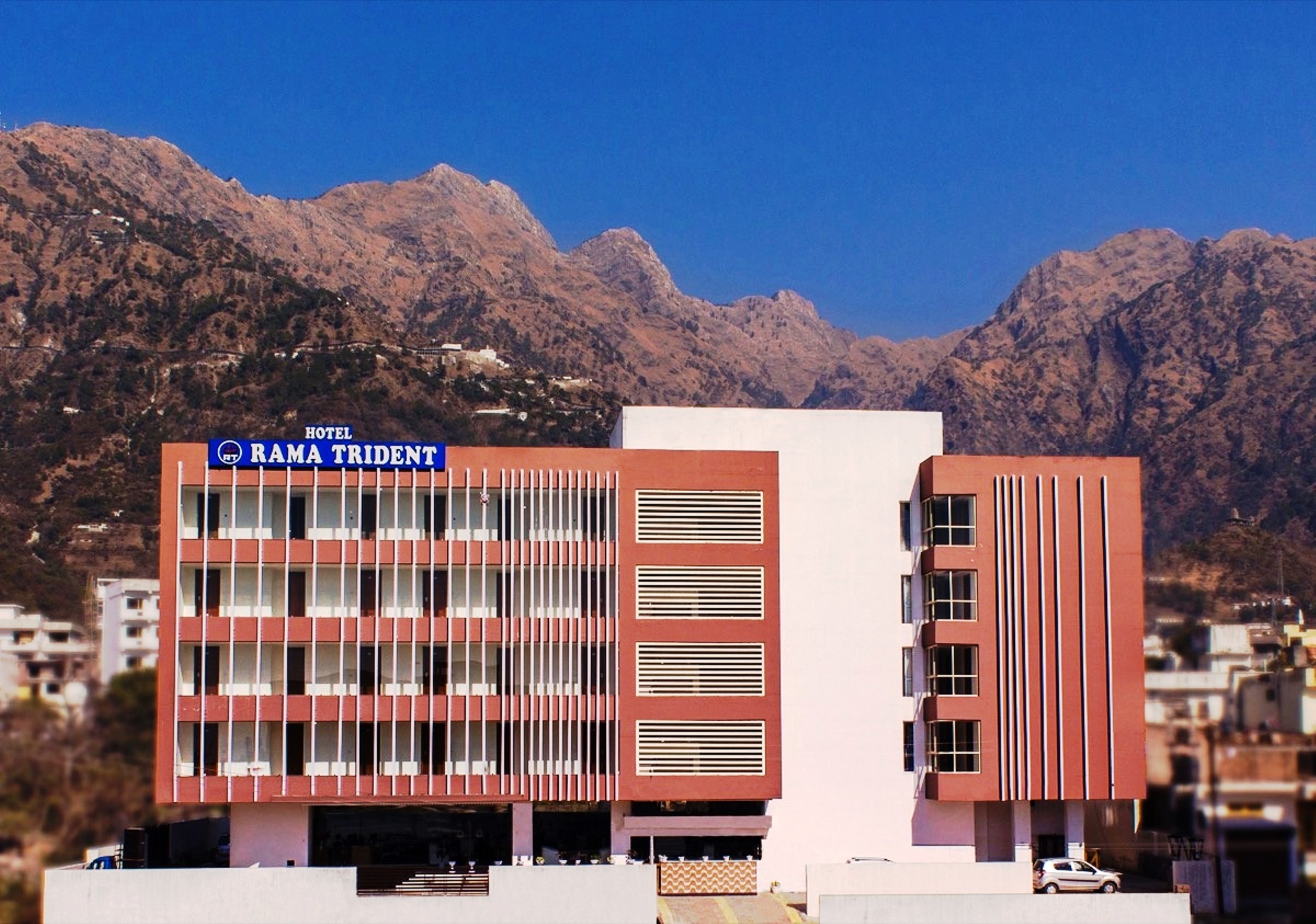 Zone Connect by The Park Katra 𝗕𝗢𝗢𝗞 Katra Hotel