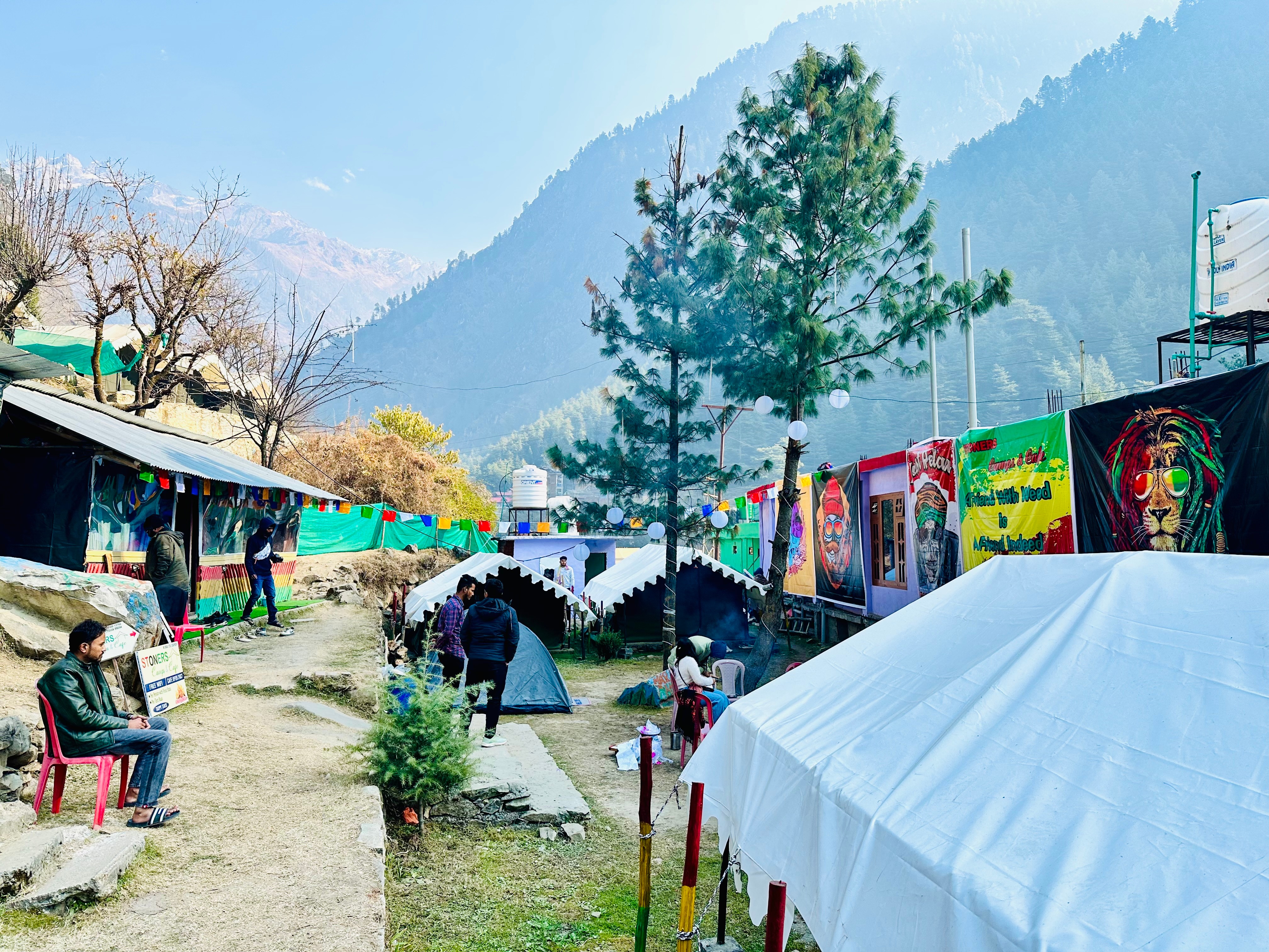 Stoners Camps And Cafe 𝗕𝗢𝗢𝗞 Kasol Camp