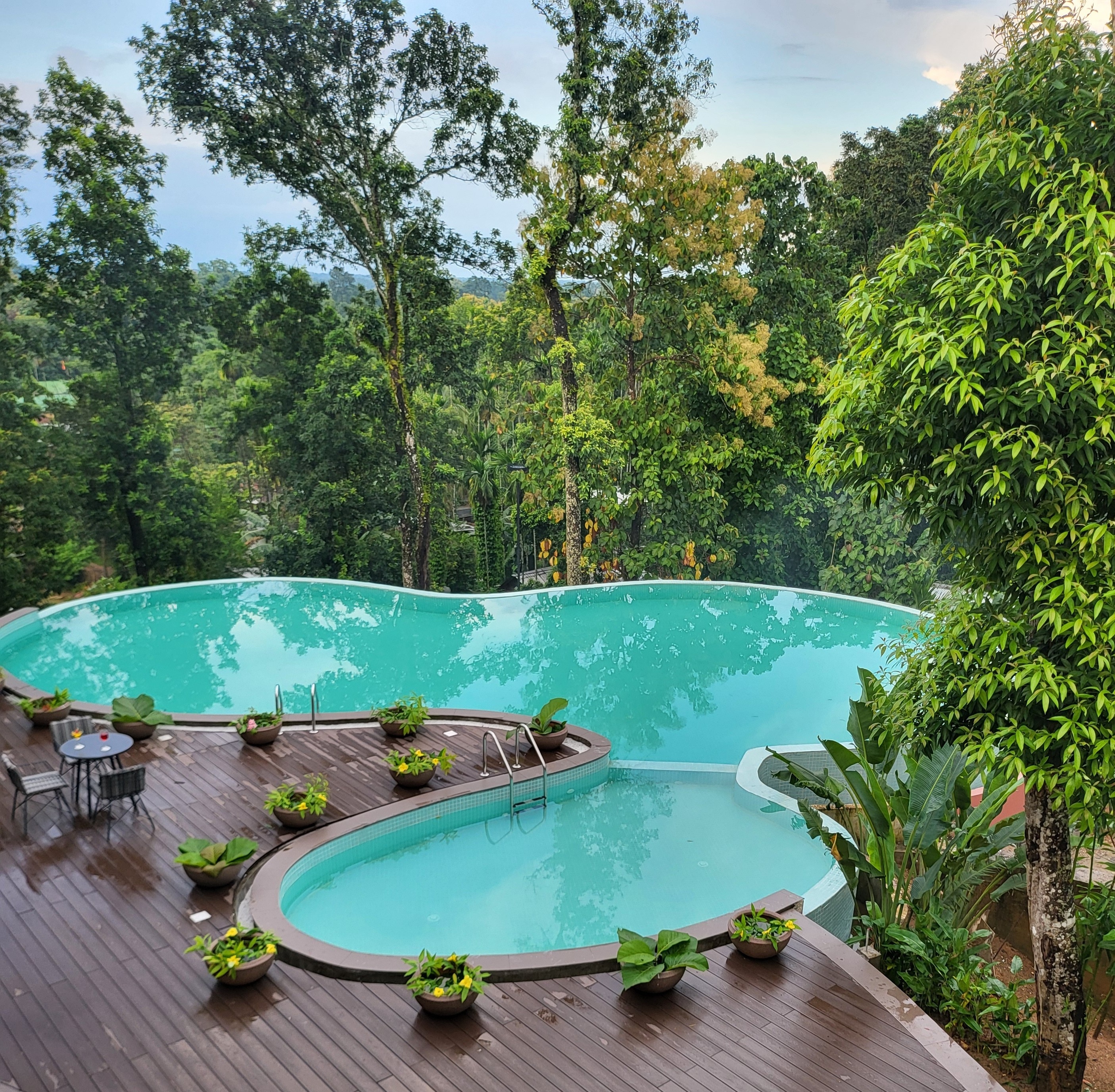 RED RIVER RETREAT 𝗕𝗢𝗢𝗞 Kohora Resort