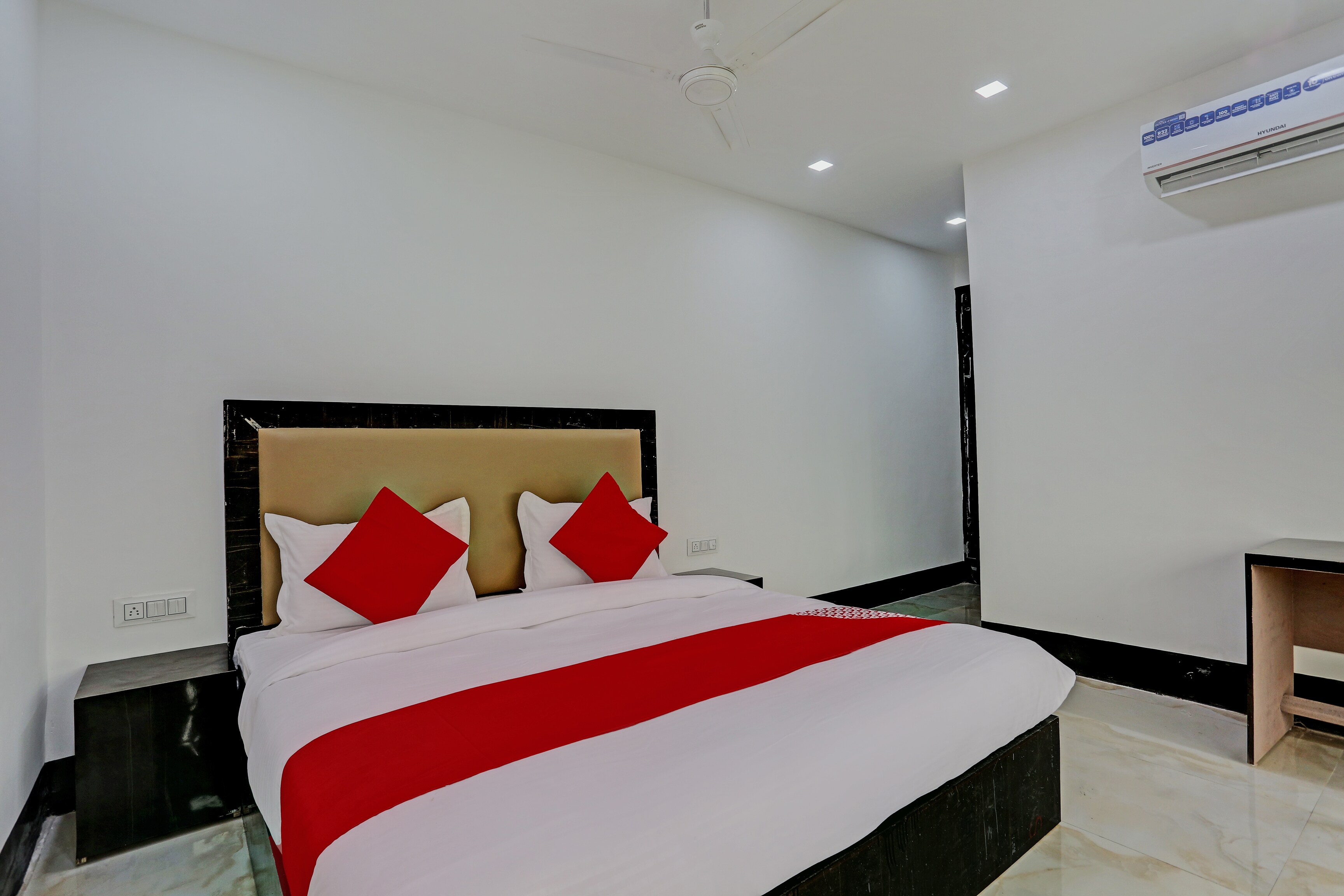 Super Hotel O Red Apple Delhi - Reviews, Photos & Offer
