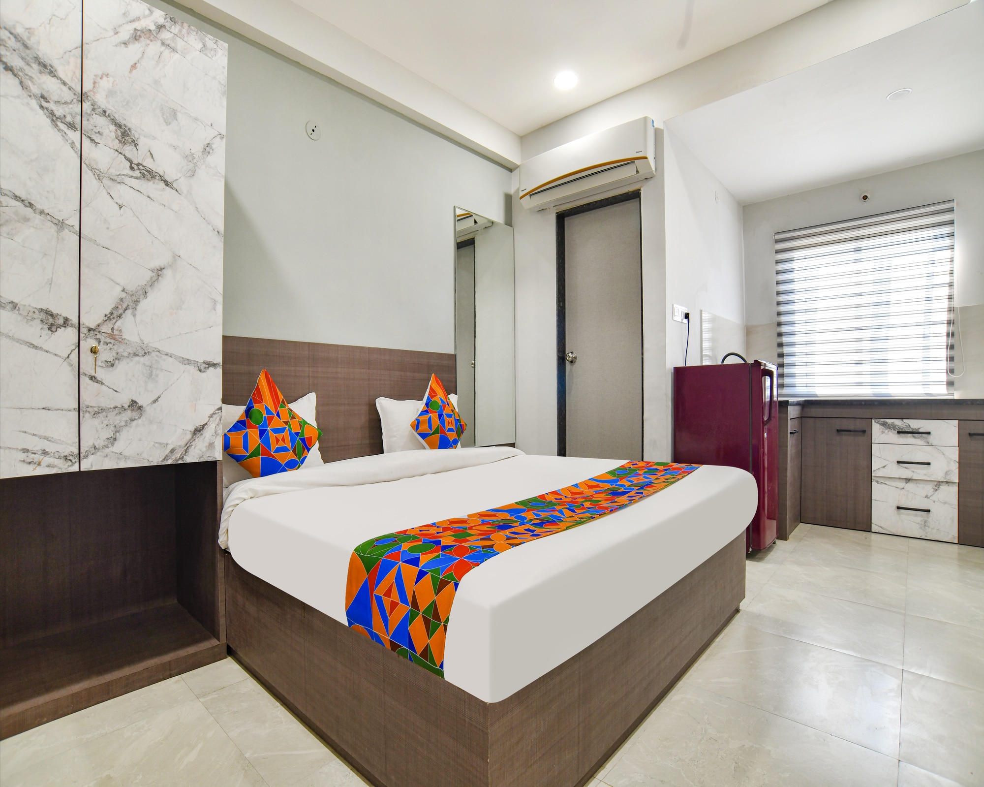 FabHotel Grand Blue 𝗕𝗢𝗢𝗞 Indore Hotel