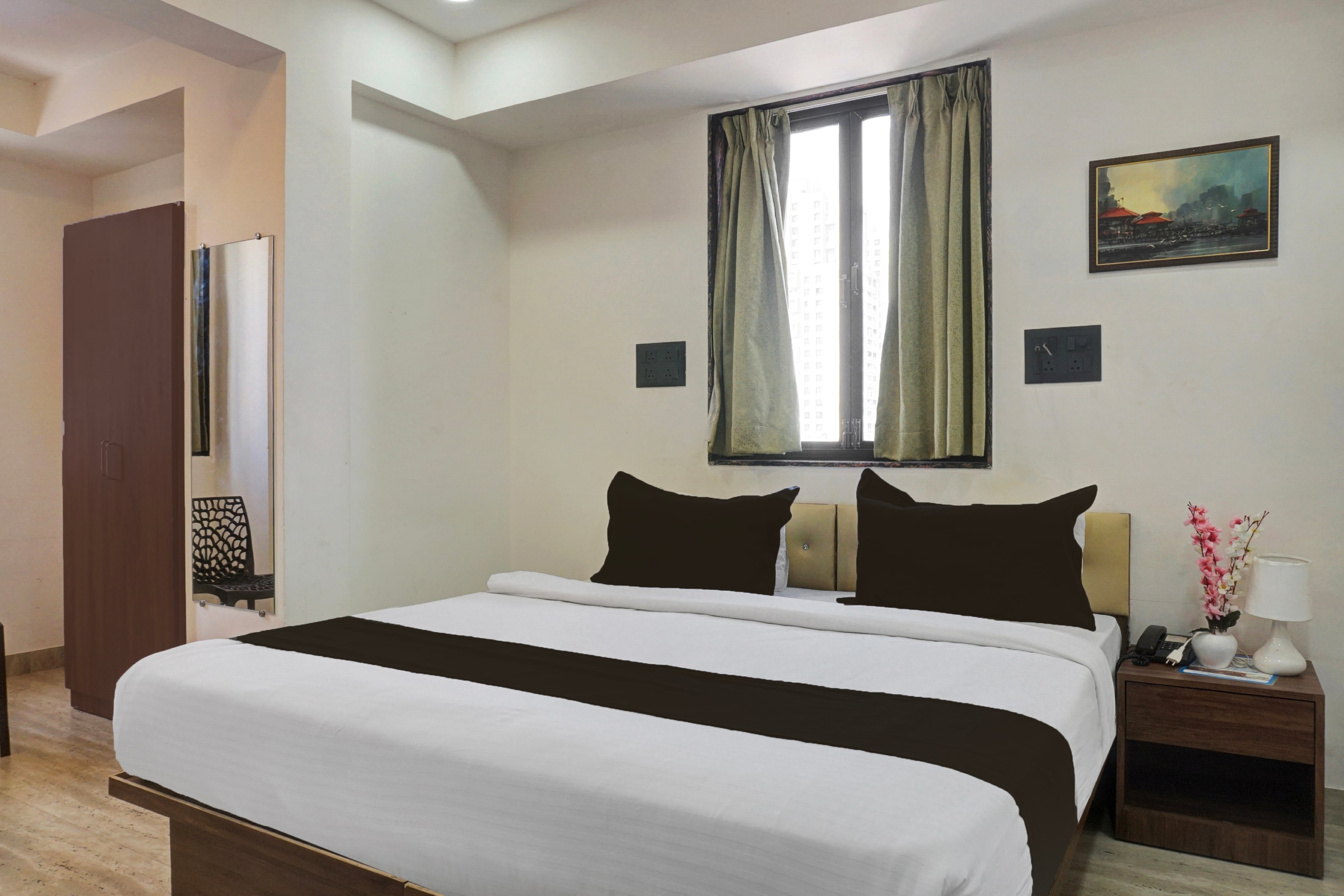 Collection O Atithi Regency 𝗕𝗢𝗢𝗞 Pune Hotel
