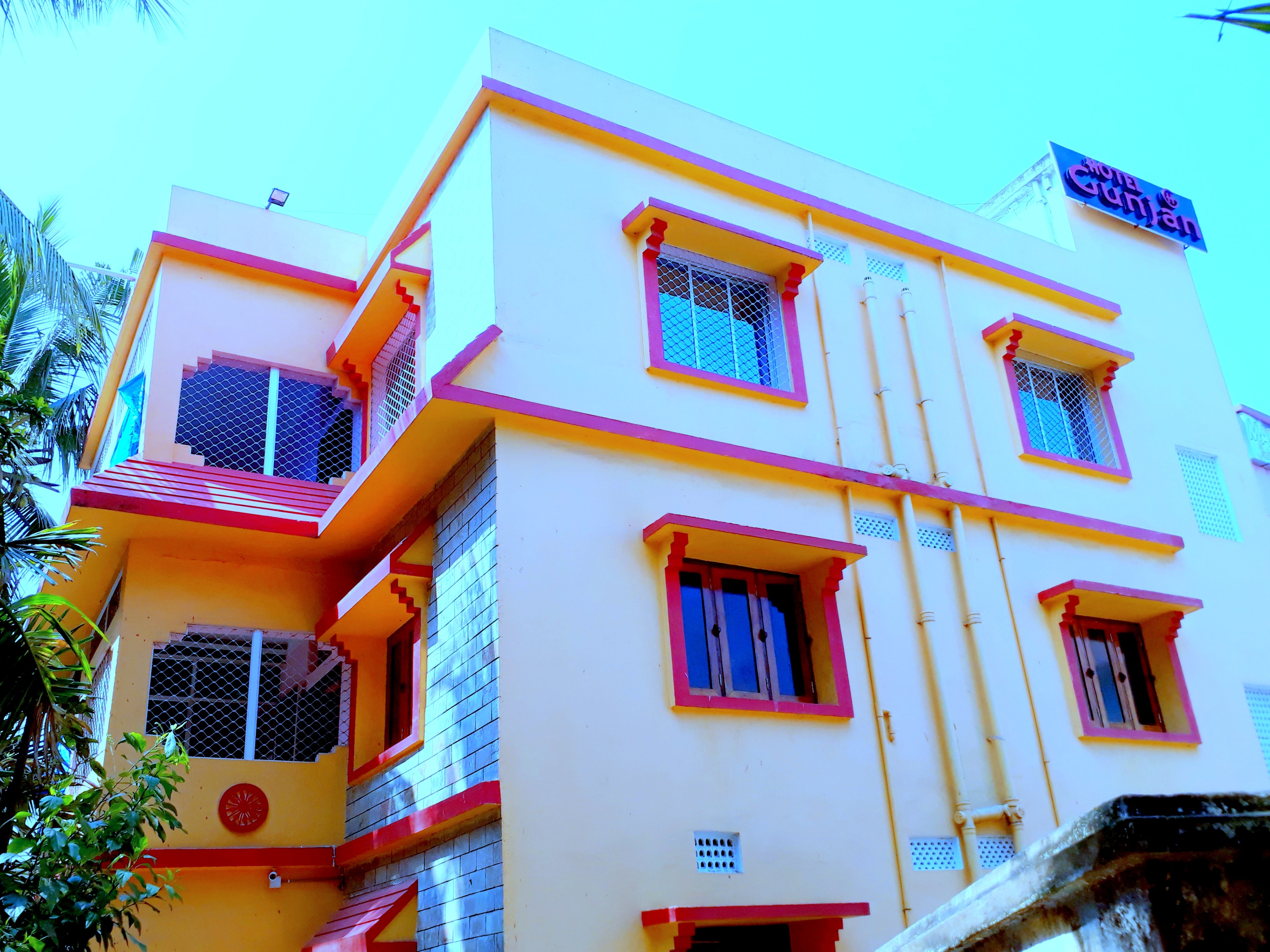 Hotel Gunjan 𝗕𝗢𝗢𝗞 Puri Hotel