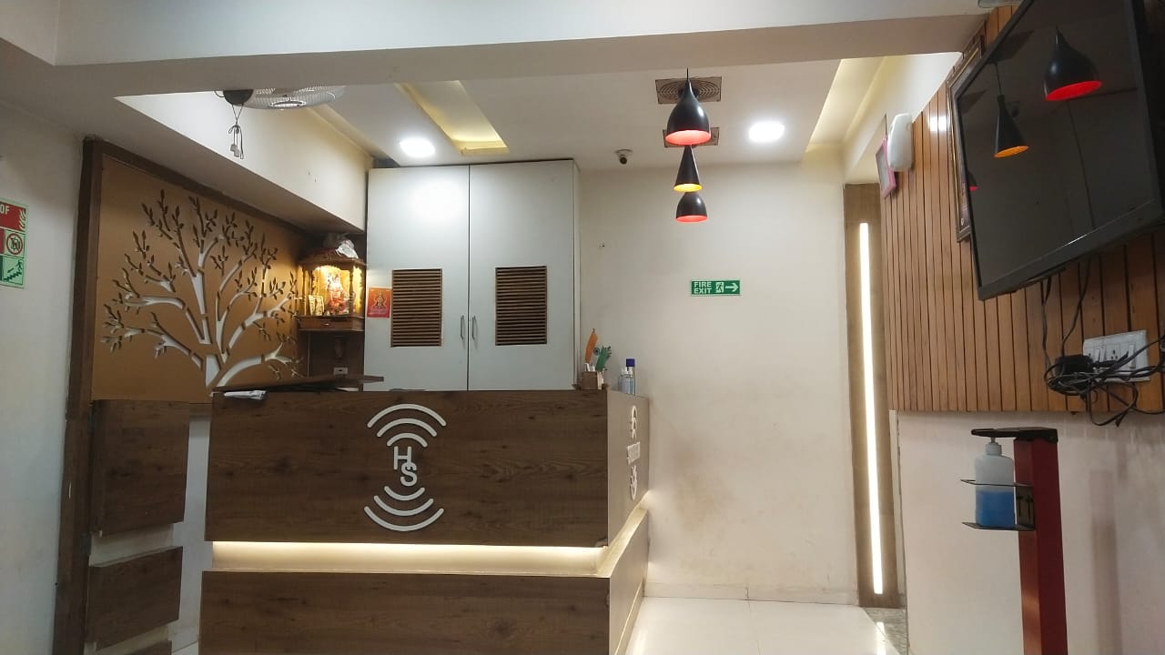 Hotel Happy Stay 𝗕𝗢𝗢𝗞 Ahmedabad Hotel