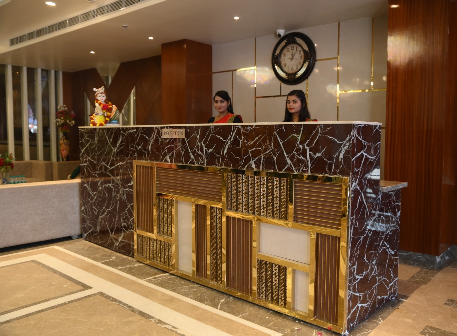 HOTEL PSK INN 𝗕𝗢𝗢𝗞 Mughal Sarai Hotel