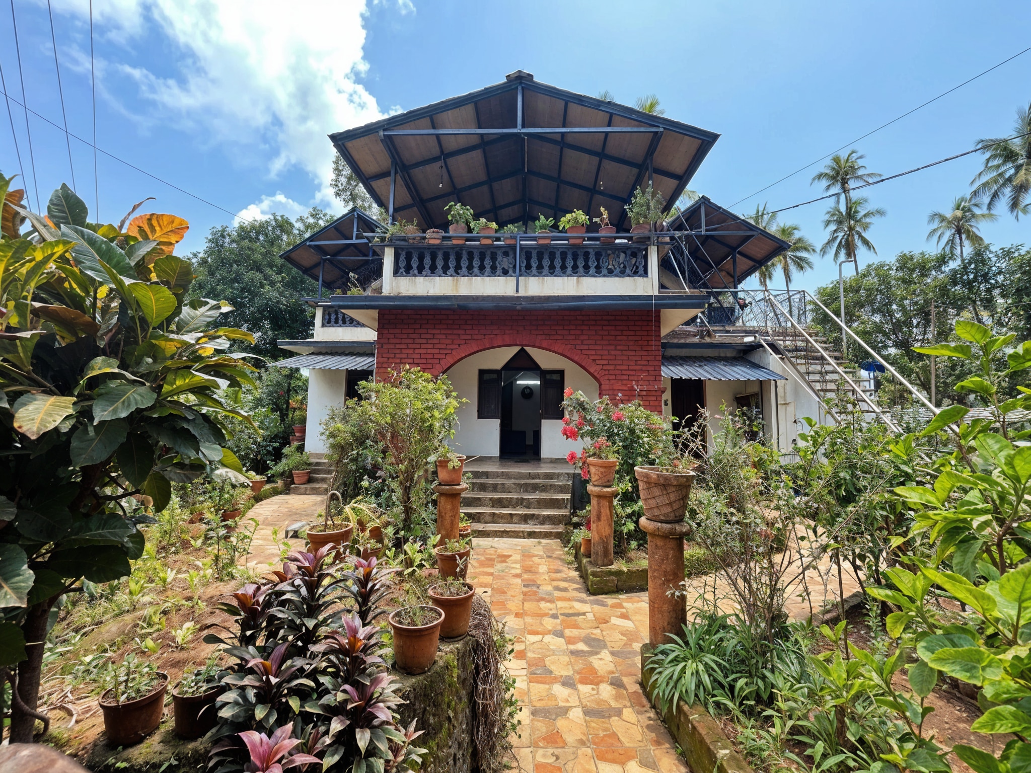 Blue Azure 2BR GF walk to beach in Goa by Homeyhuts 𝗕𝗢𝗢𝗞 Goa Villa