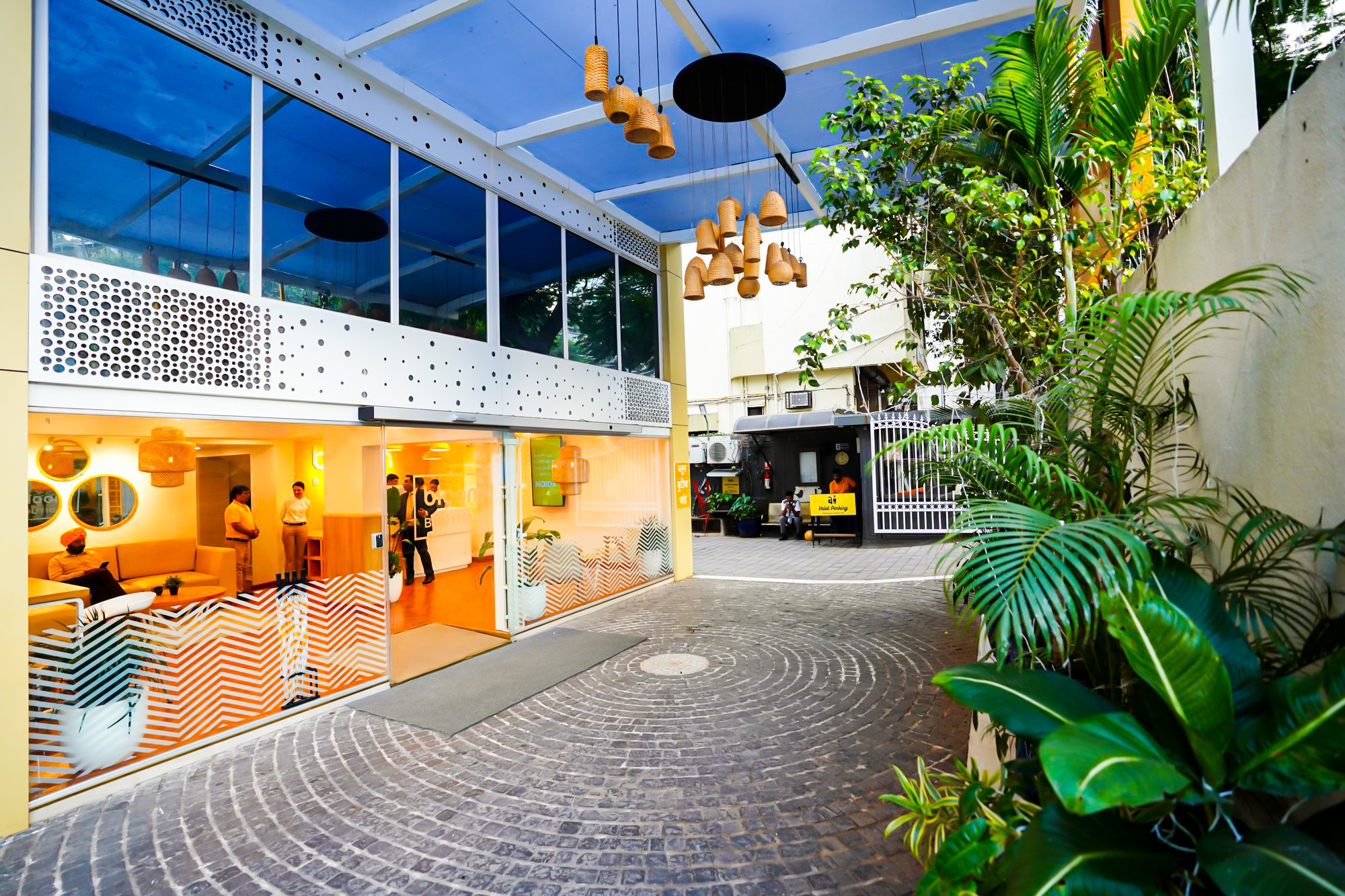 Bloom Boutique I Bandra Hotel Mumbai - Reviews, Photos & Offer