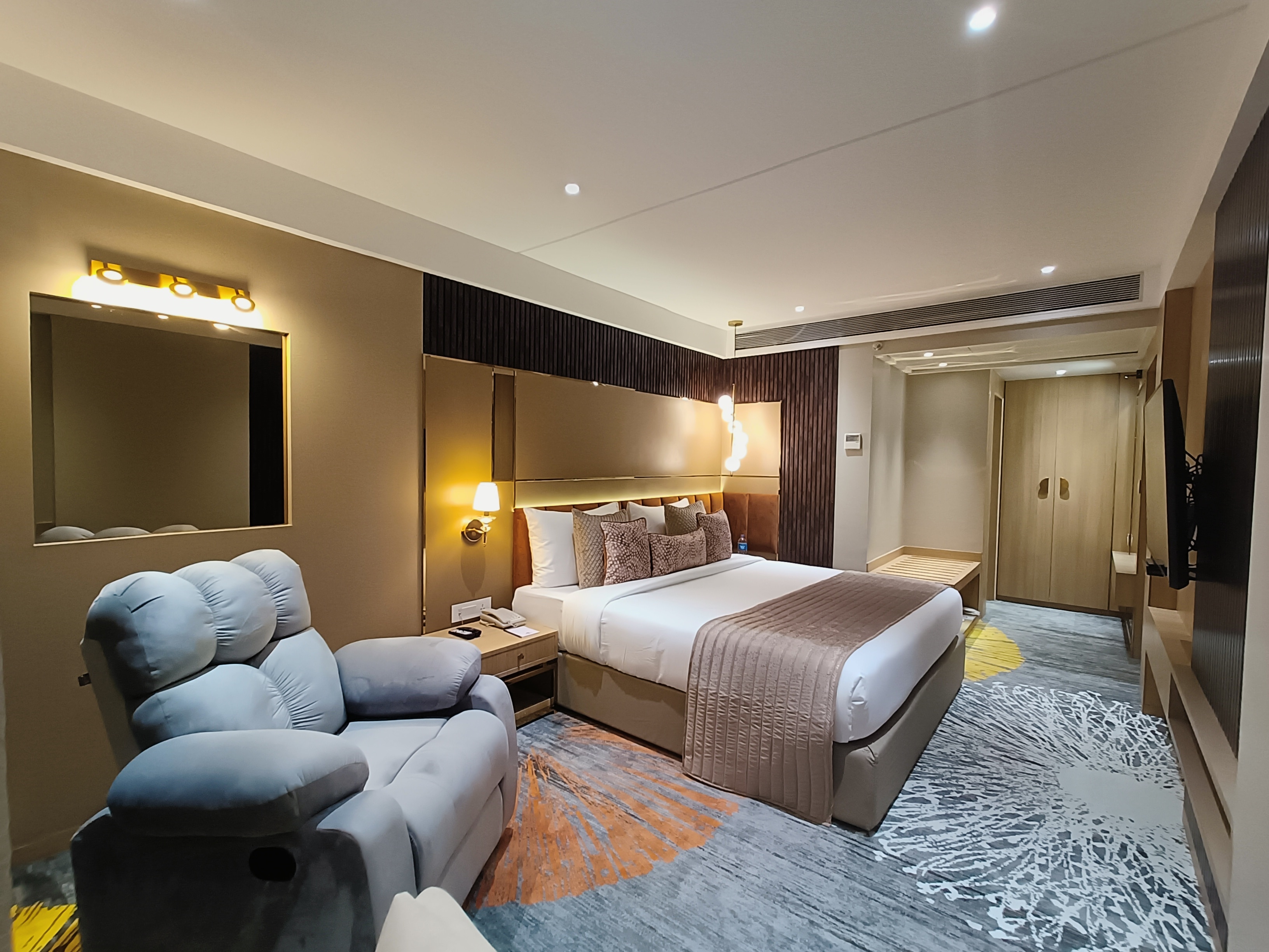 Effotel by Sayaji Indore Hotel Indore - Reviews, Photos & Offer