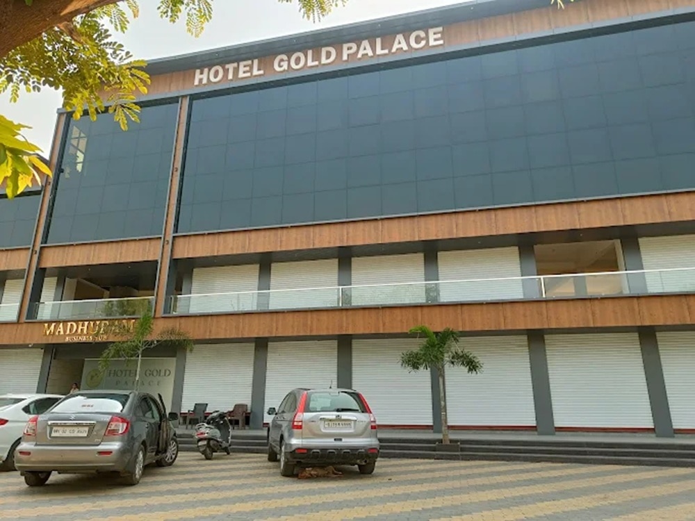 Hotel Gold Palace 𝗕𝗢𝗢𝗞 Navsari Hotel