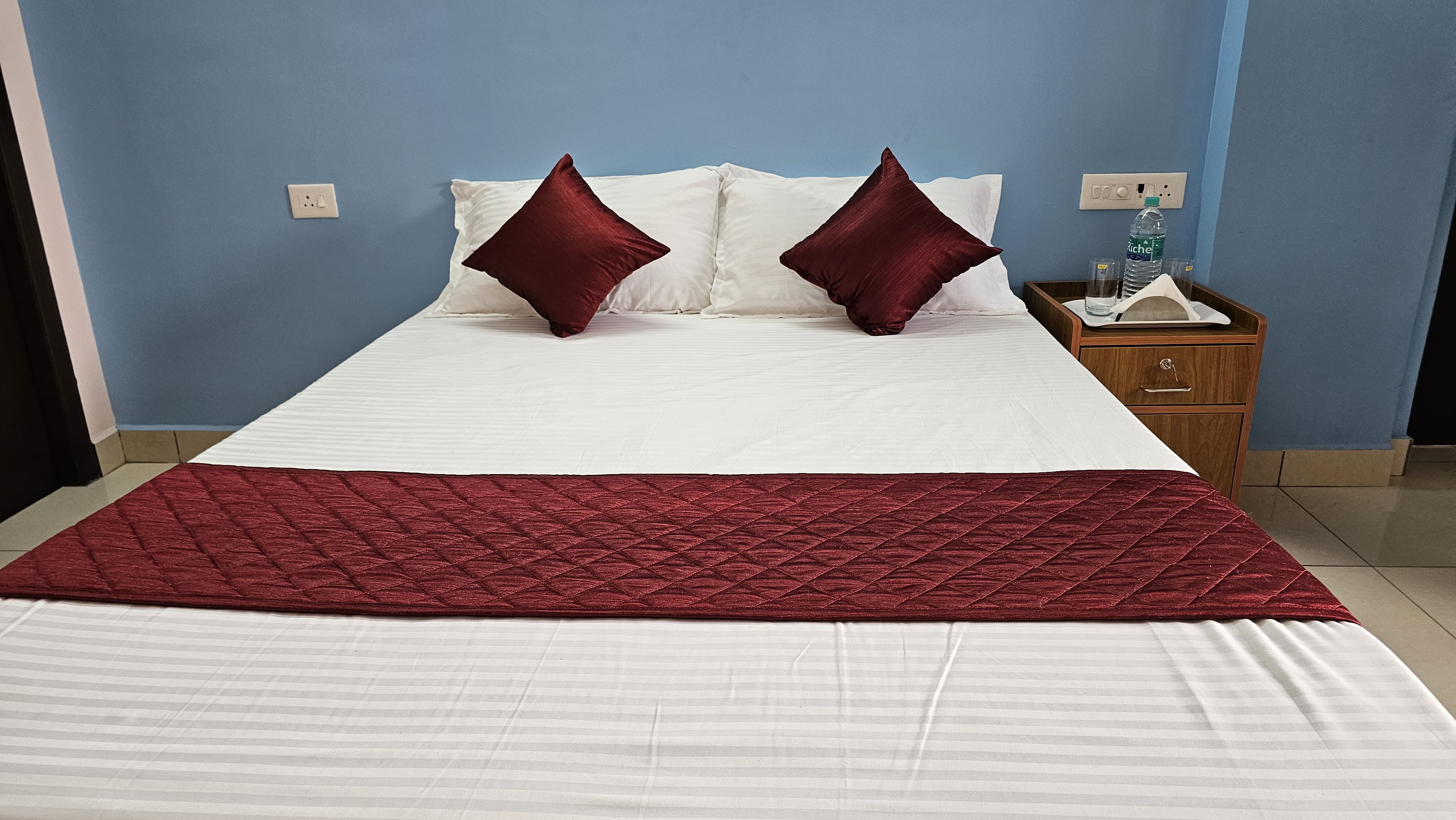 Pondy Pleasant Stay 𝗕𝗢𝗢𝗞 Pondicherry Hotel