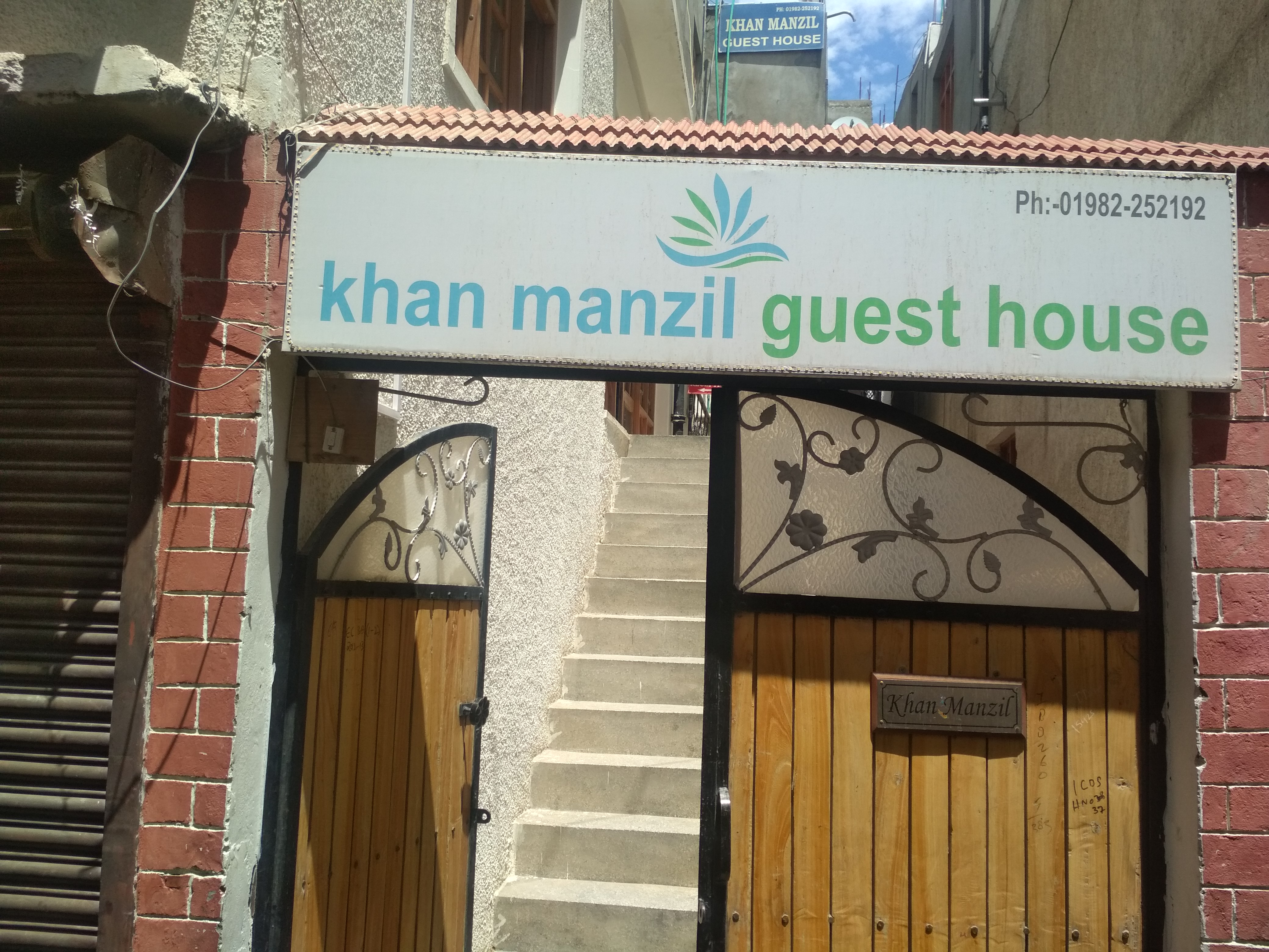 Khan Manzil Guest House 𝗕𝗢𝗢𝗞 Leh Guest House