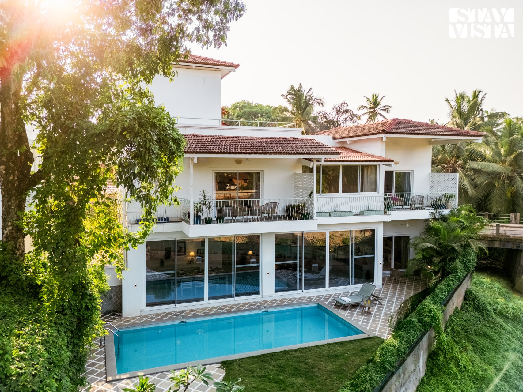 StayVista at Aroha Palms Magnifica 𝗕𝗢𝗢𝗞 Goa Villa