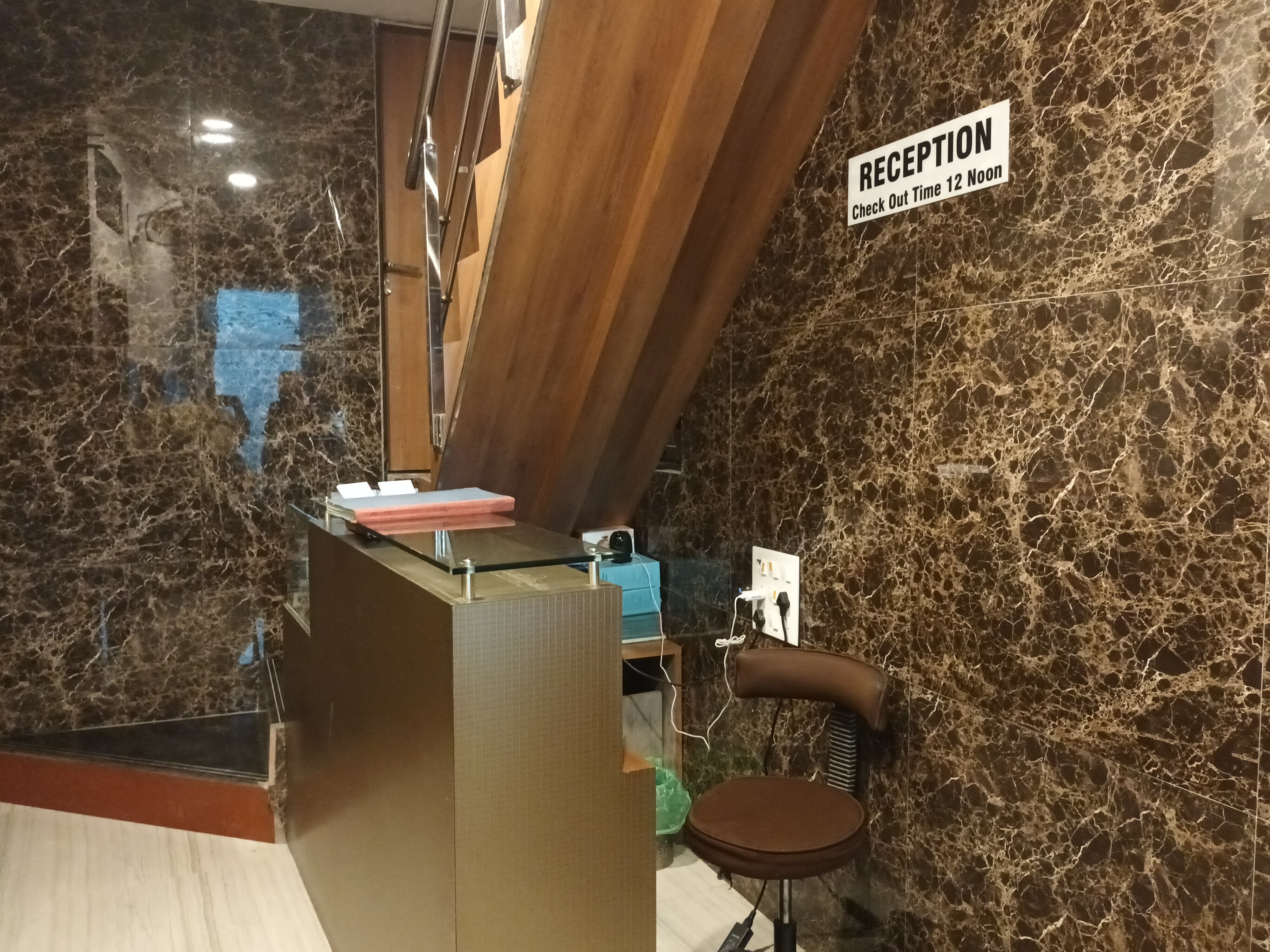 Hotel Peace Point 𝗕𝗢𝗢𝗞 Mumbai Hotel